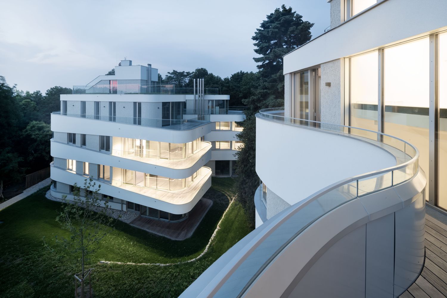 Gallery of Butterfly Houses / GERNER GERNER PLUS - 10