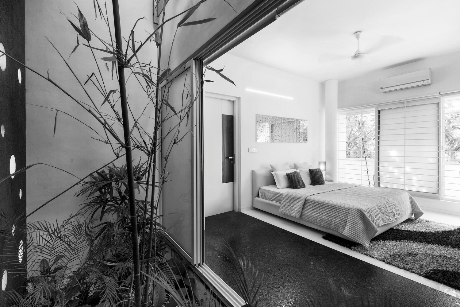 Gallery of The Floating Parasol House / LIJO.RENY.architects - 29