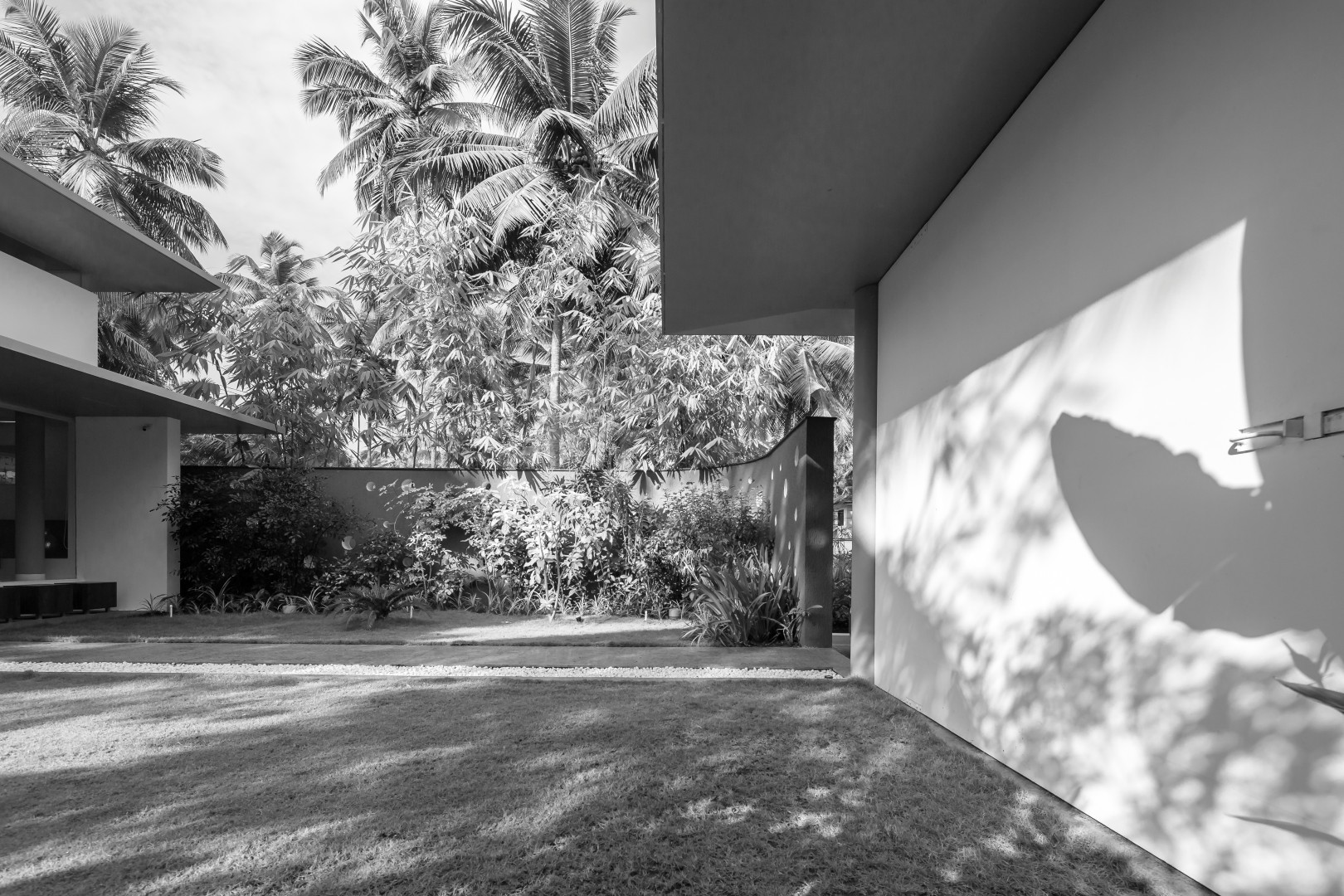 Gallery of The Floating Parasol House / LIJO.RENY.architects - 32