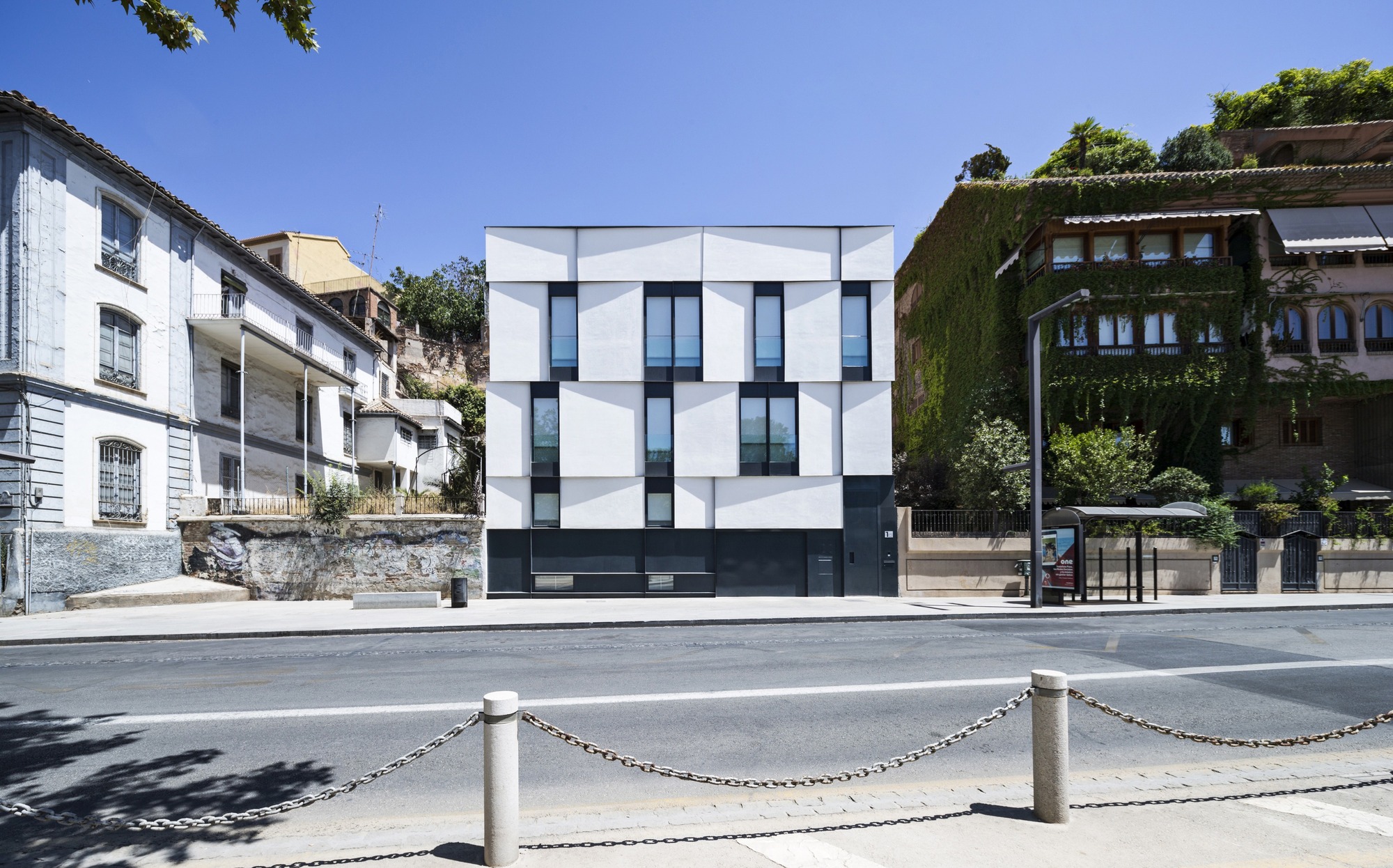 Gallery of Single Family House in Granada / DTR_studio - 12