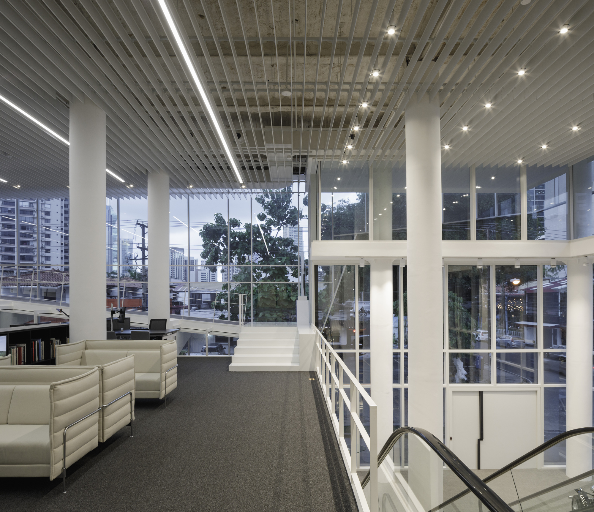 Galería de MALLOL DESIGN HOUSE / Mallol - 13