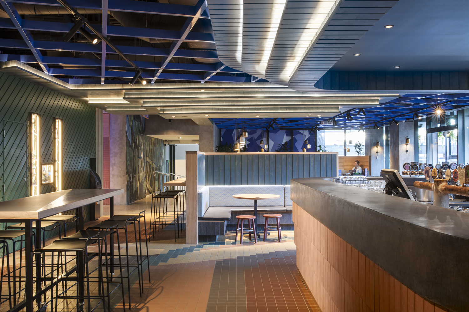 Gallery of Hightail Bar / Technē Architecture and Interior Design - 1