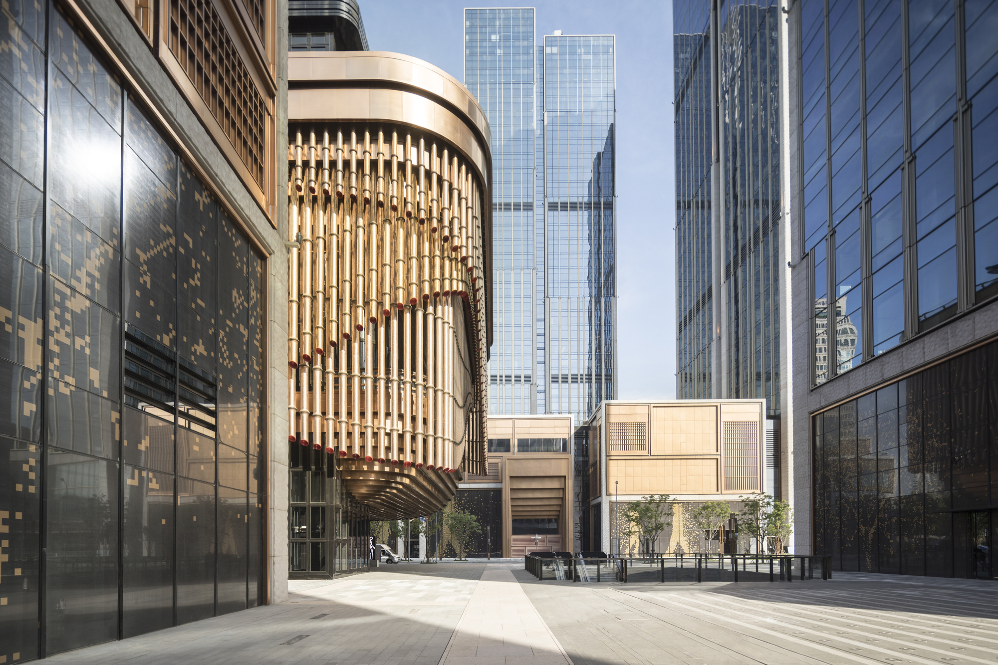 Galeria de Bund Finance Centre / Foster + Partners + Heatherwick Studio - 8