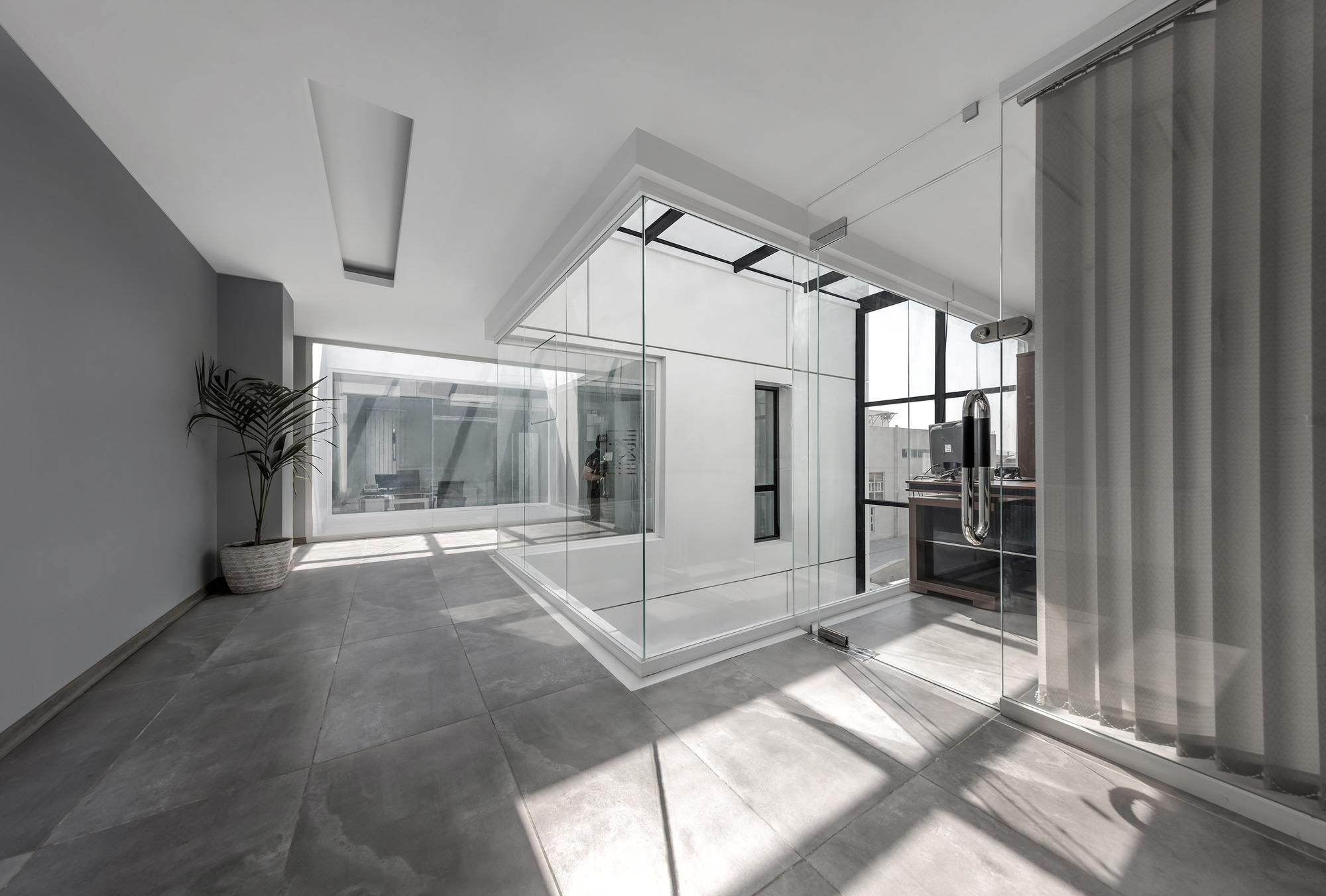 Gallery of Tosan Tajhiz Factory / L.E.D Architects - 4