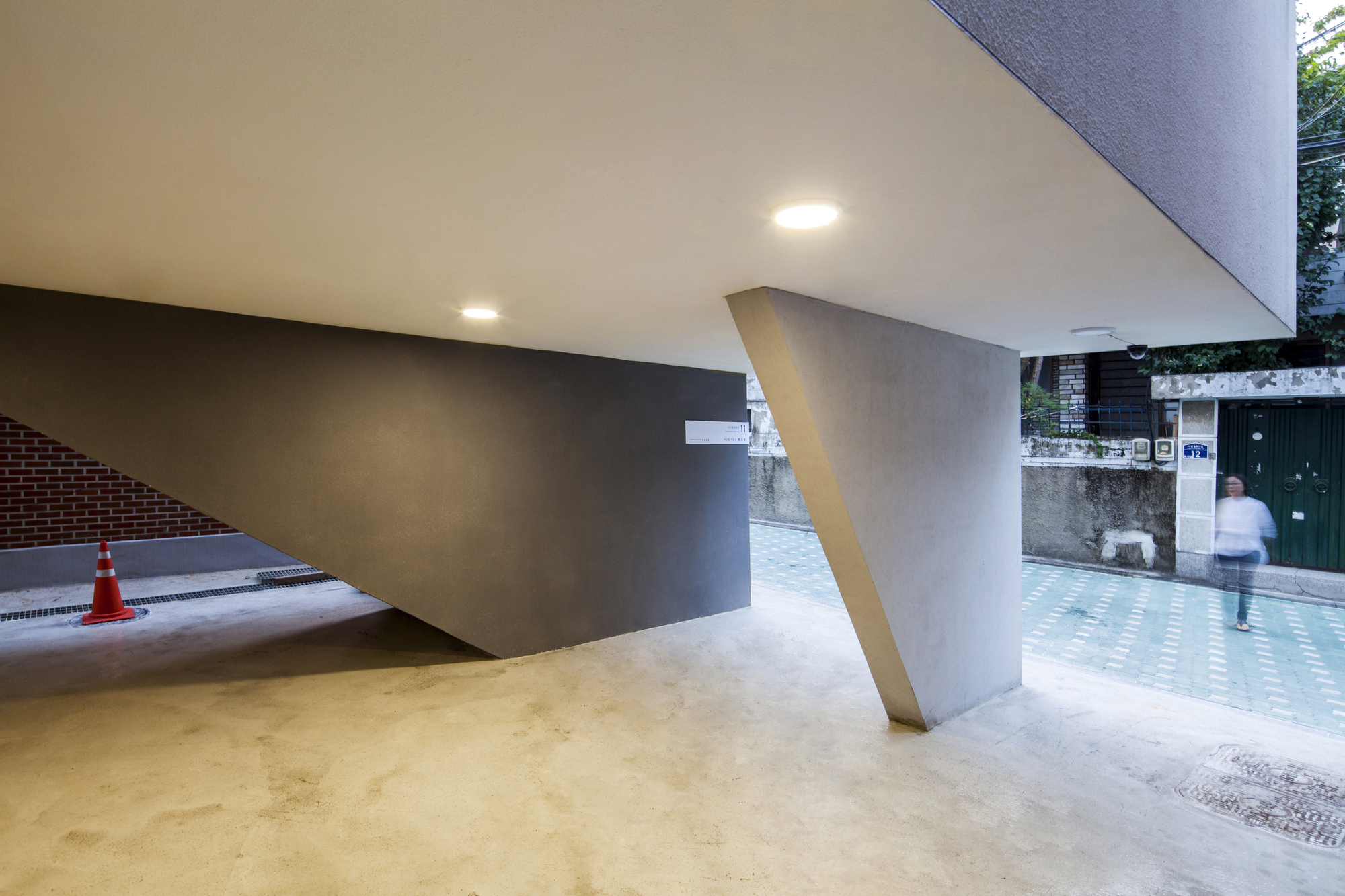 Gallery of Fighting House / studio_suspicion - 3