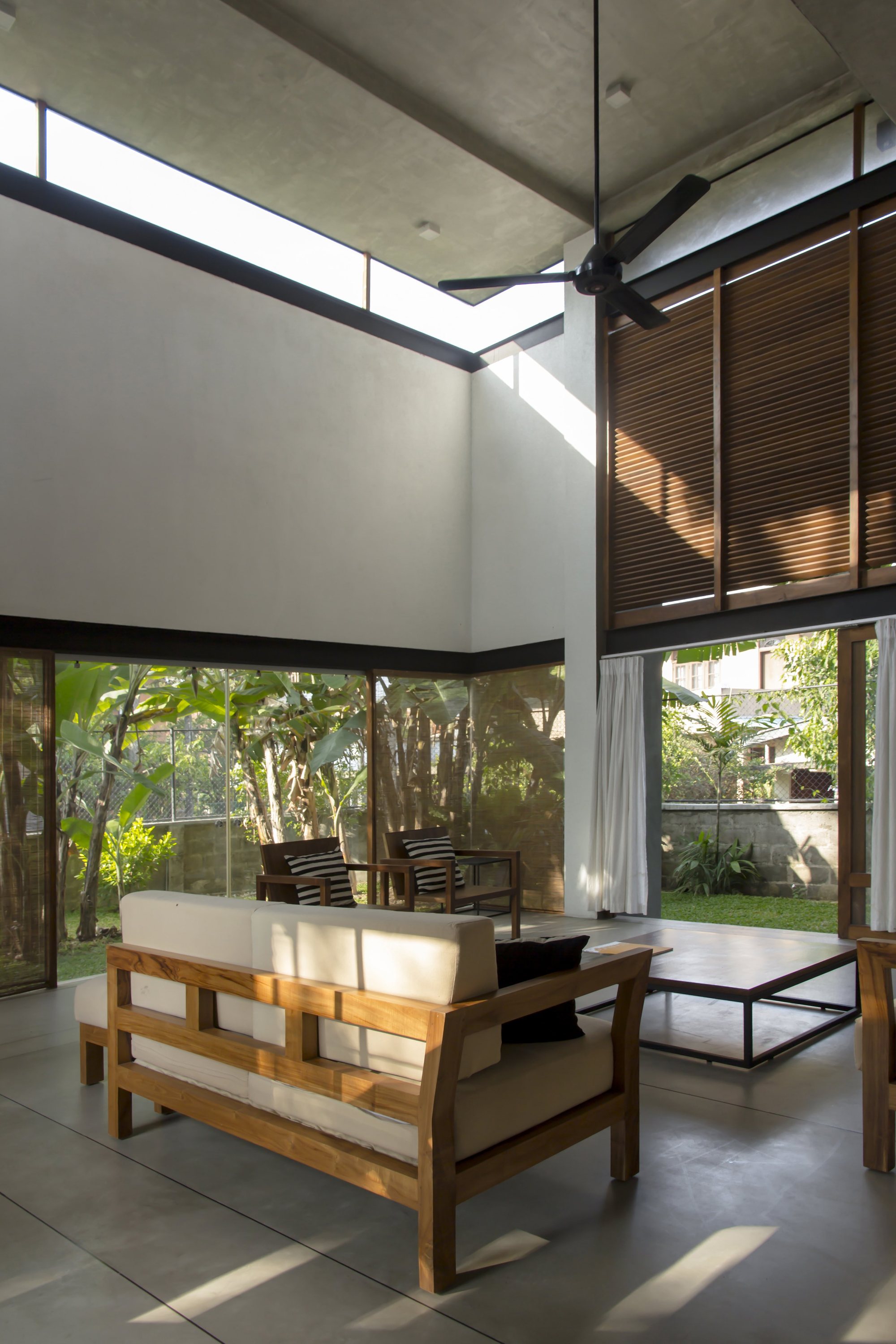 Gallery of Robust Extents House / ICONCAST - 13