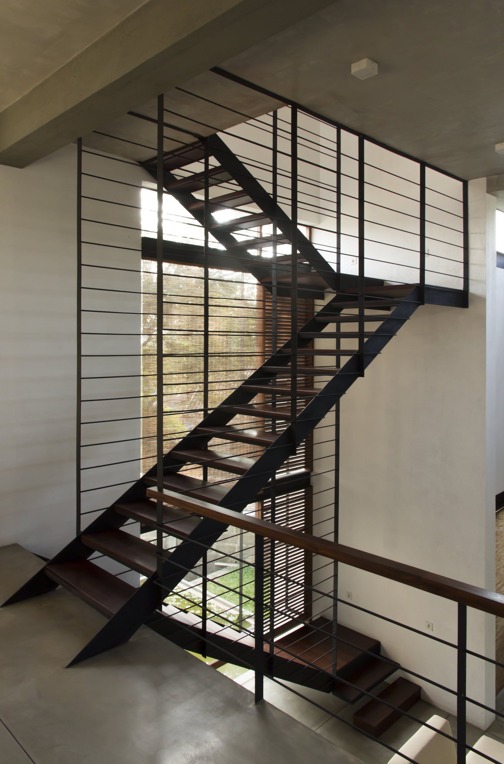 Gallery of Robust Extents House / ICONCAST - 16