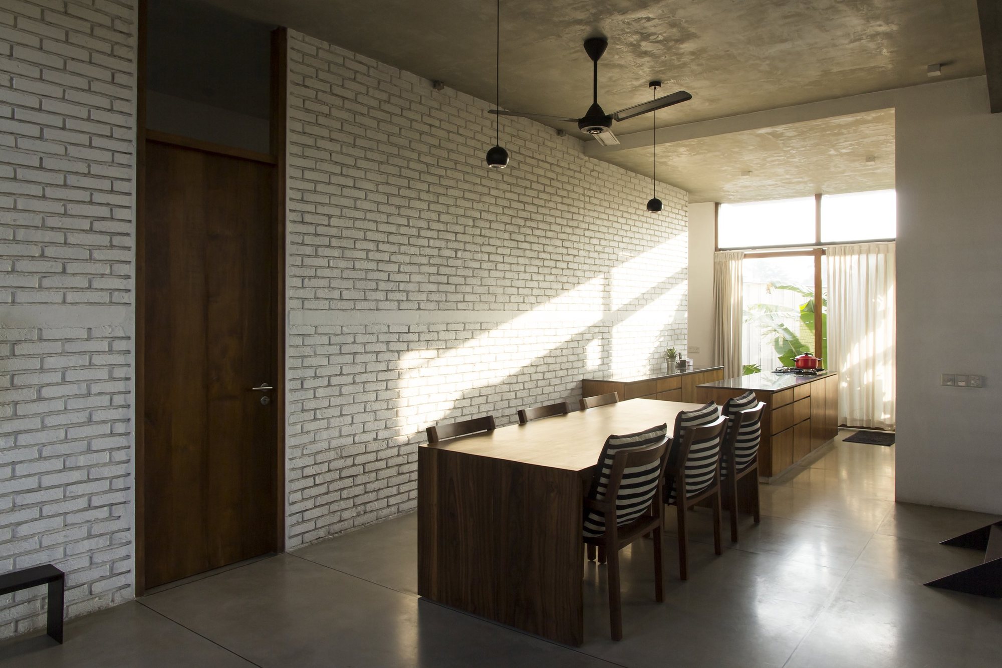 Gallery of Robust Extents House / ICONCAST - 3