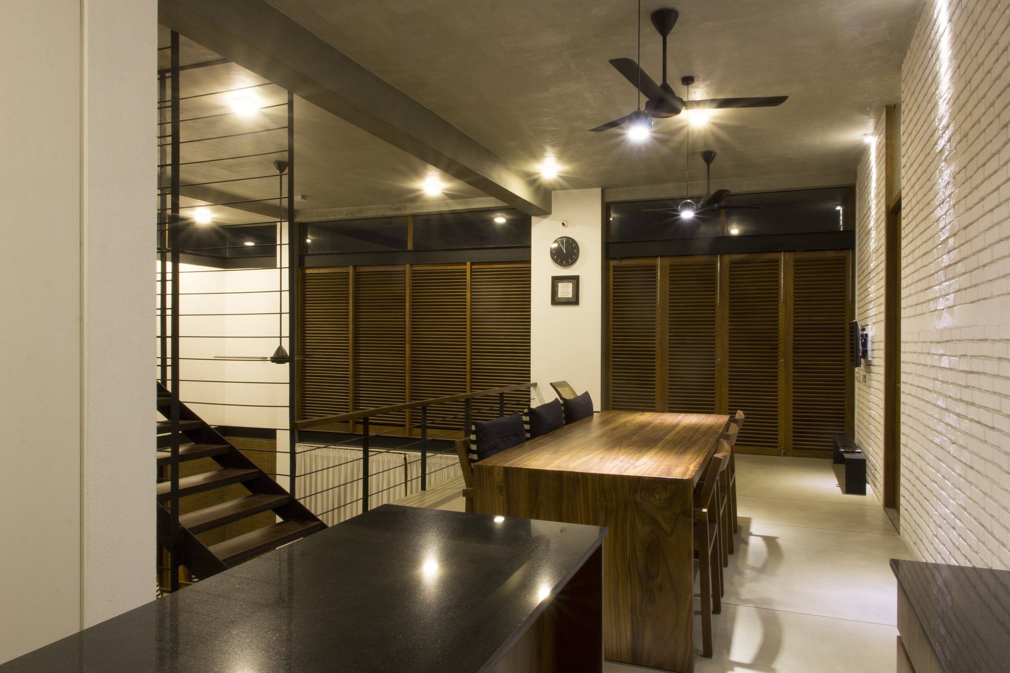 Gallery of Robust Extents House / ICONCAST - 9