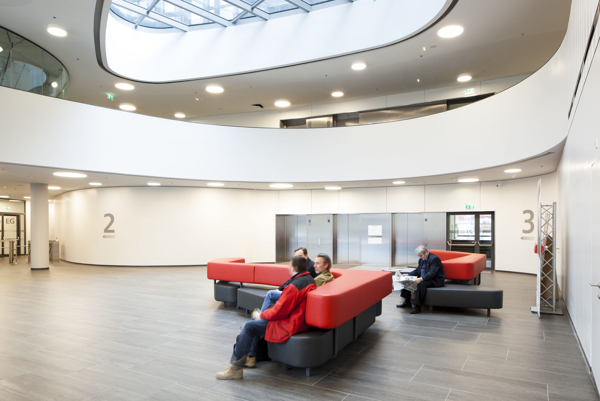 Gallery of ÖBB Headquarter / Zechner & Zechner - 28