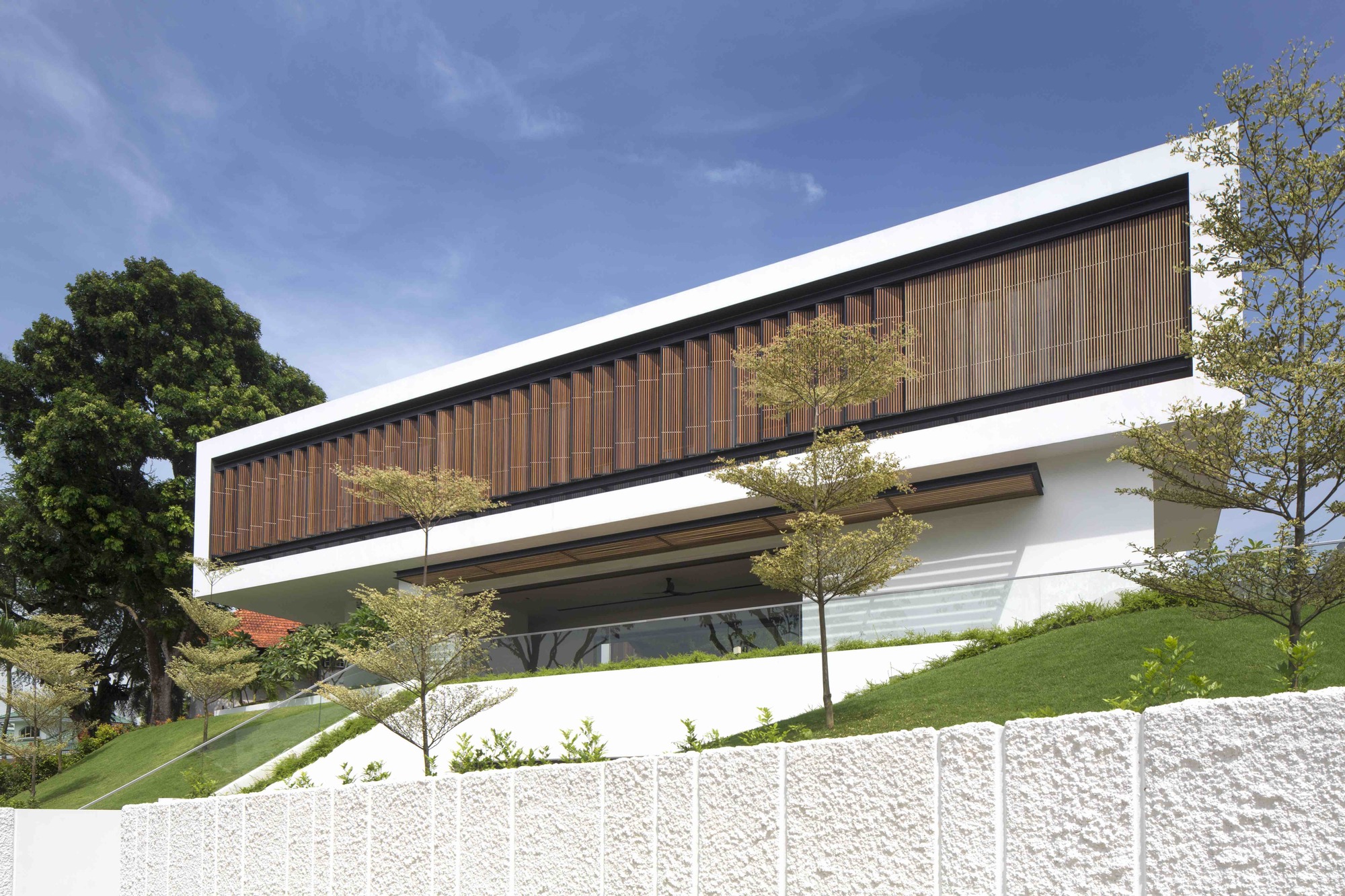 Gallery of See Through House / Wallflower Architecture + Design - 23