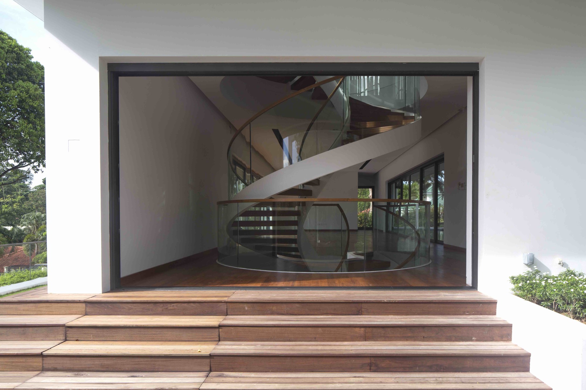 Gallery of See Through House / Wallflower Architecture + Design - 3
