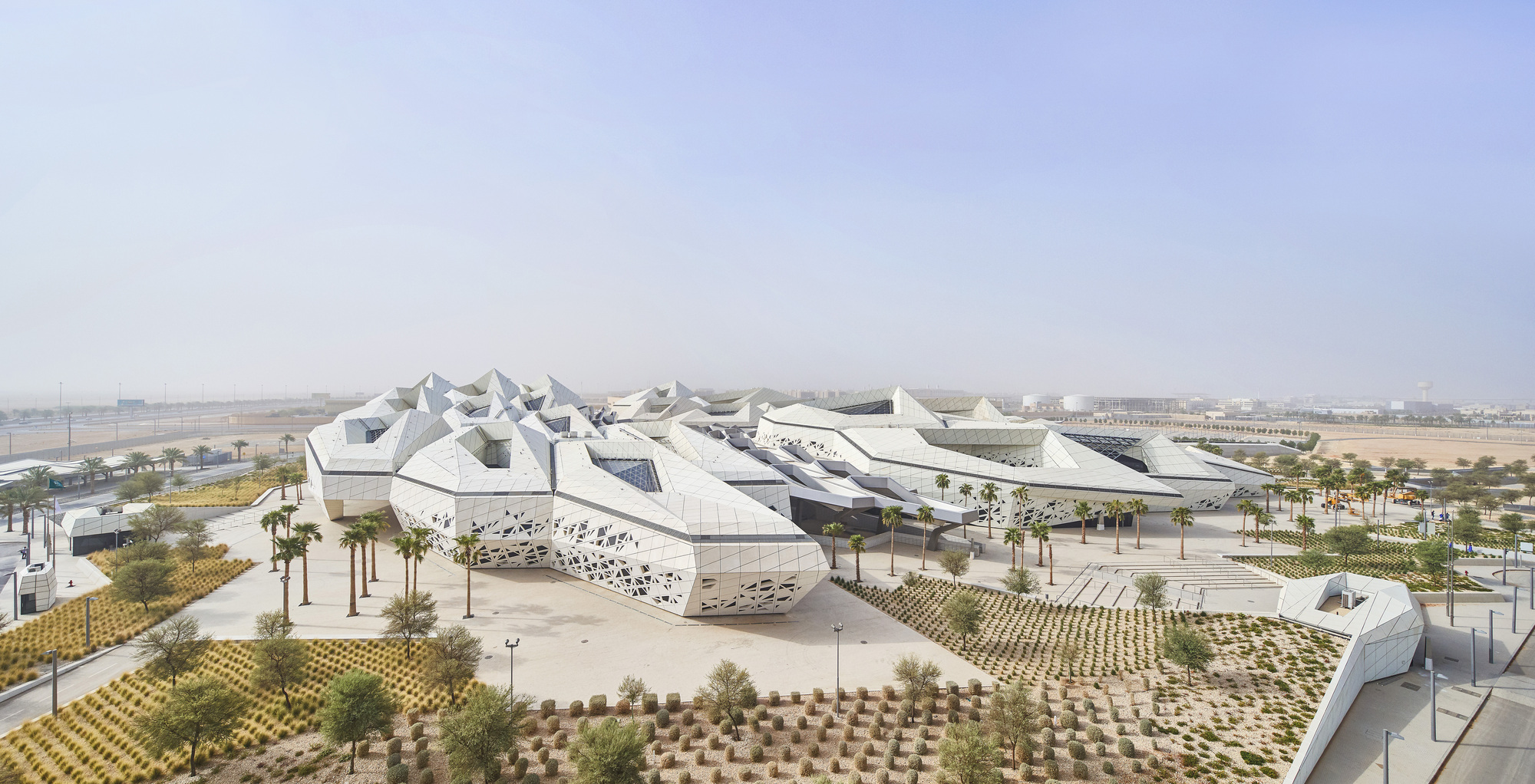 Gallery of King Abdullah Petroleum Studies and Research Centre / Zaha ...
