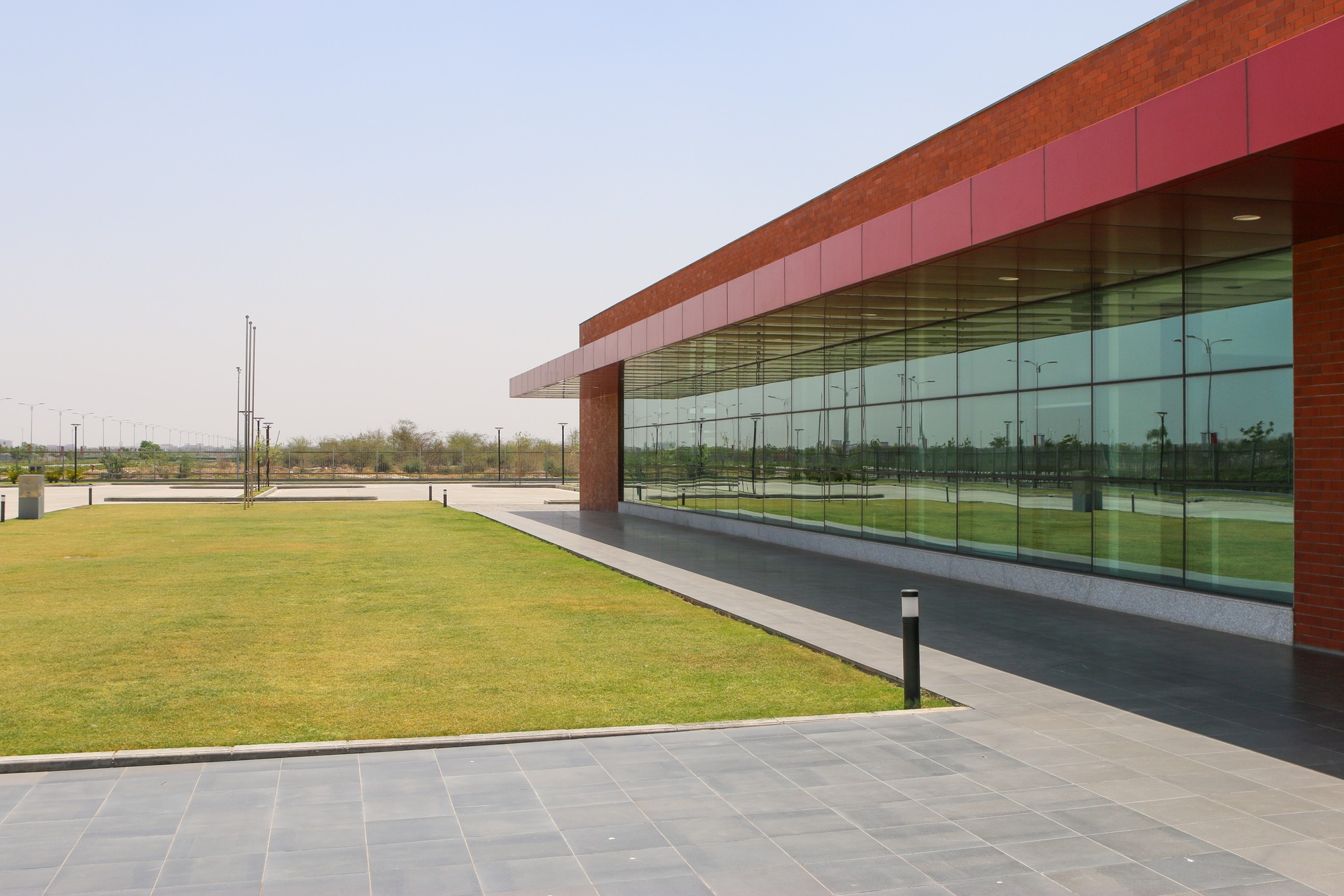 Galeria de Fábrica Perto Índia / Santini e Rocha Arquitetos + CP ...