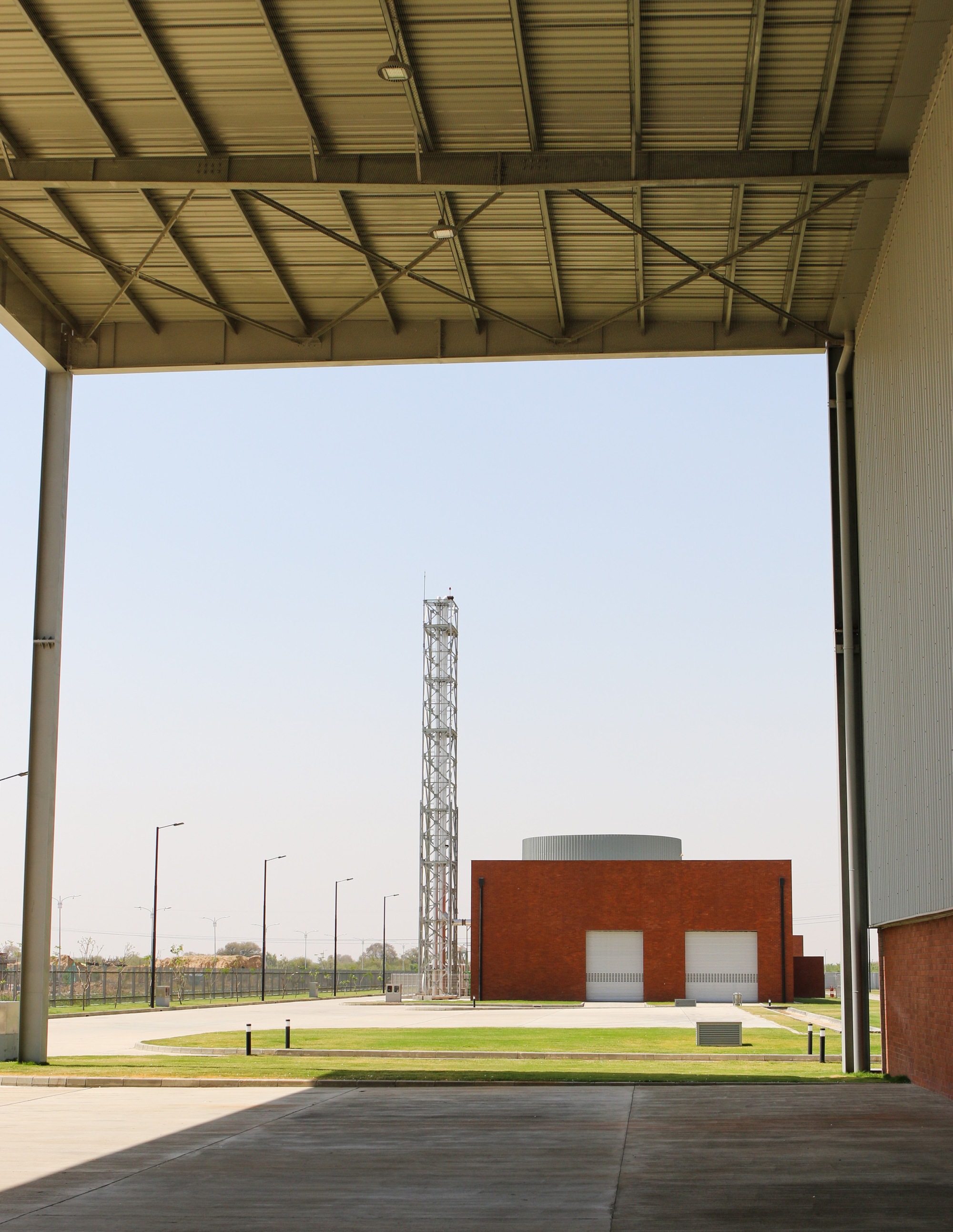 Galeria de Fábrica Perto Índia / Santini e Rocha Arquitetos + CP ...