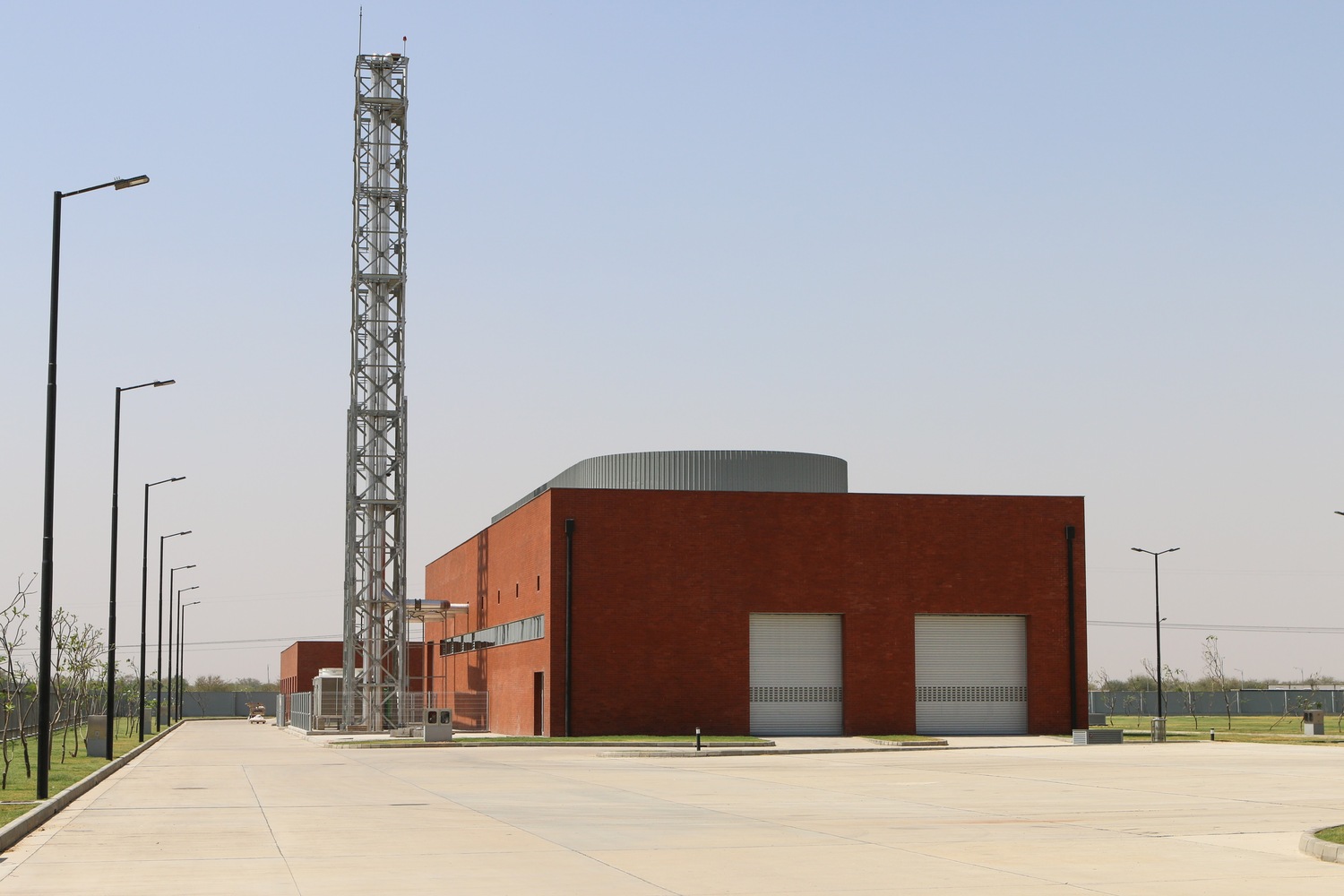 Galeria de Fábrica Perto Índia / Santini e Rocha Arquitetos + CP ...