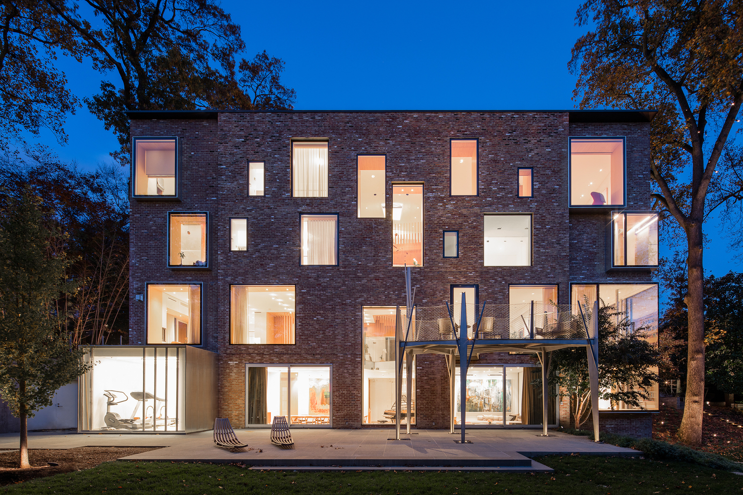 Gallery of 15 Incredible Photos of Architecture at Nighttime: The Best ...