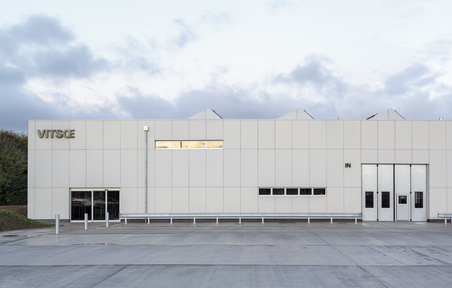 Gallery of Vitsœ HQ and production building / Vitsœ and Martin Francis - 9