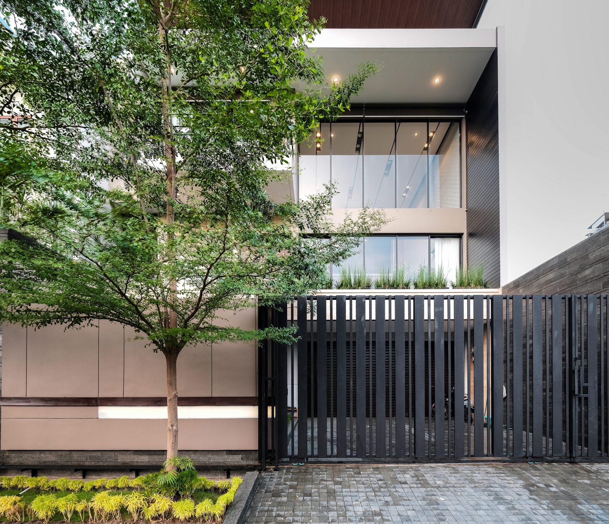 Gallery of R+E House / DP+HS Architects - 3