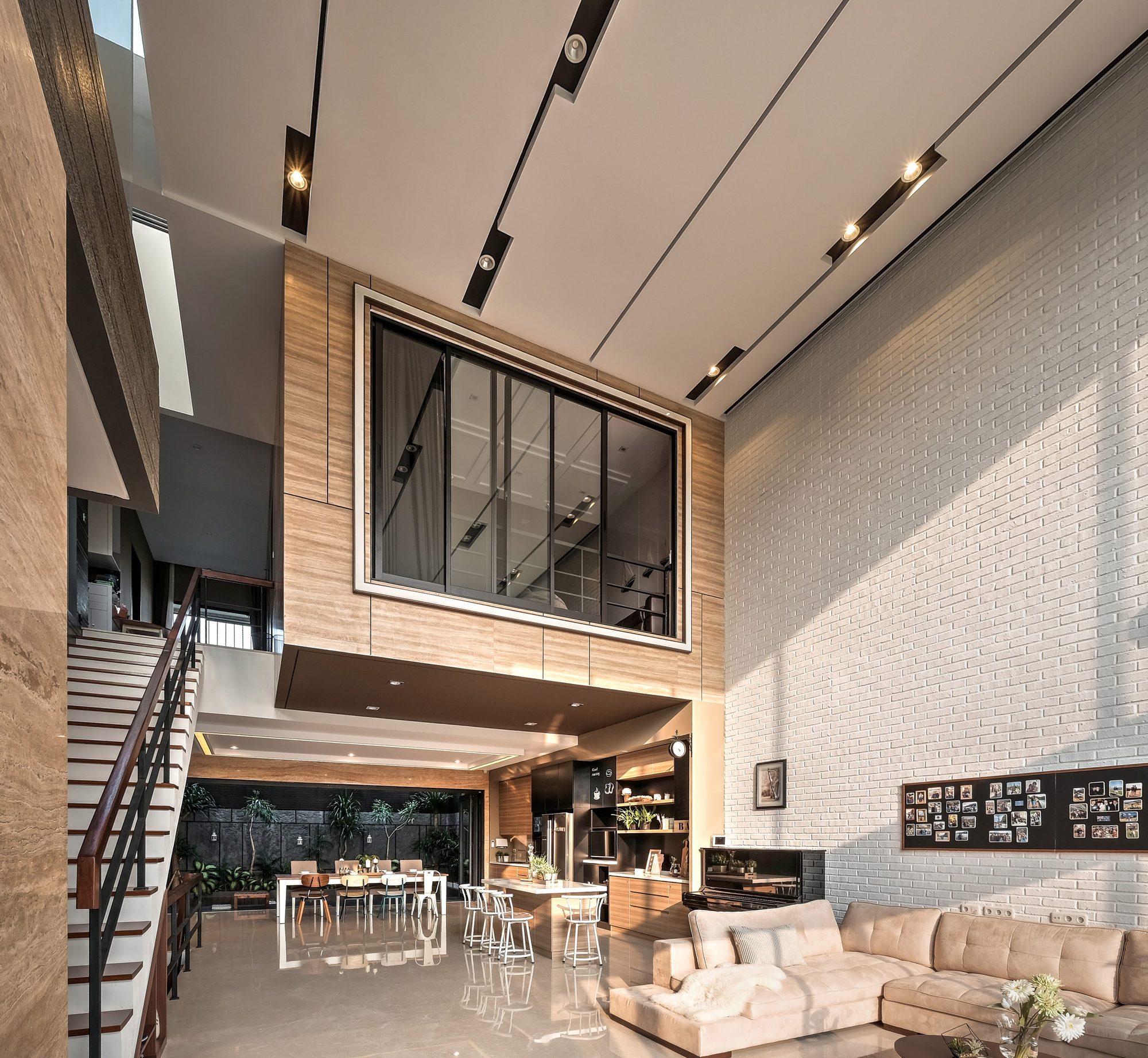 Gallery of R+E House / DP+HS Architects - 10