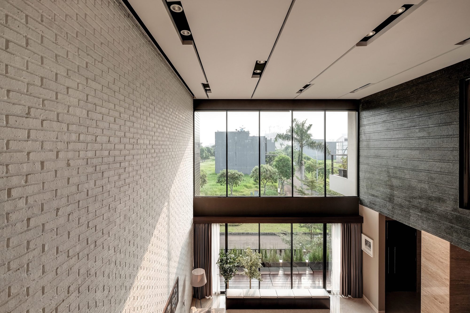 Gallery of R+E House / DP+HS Architects - 2