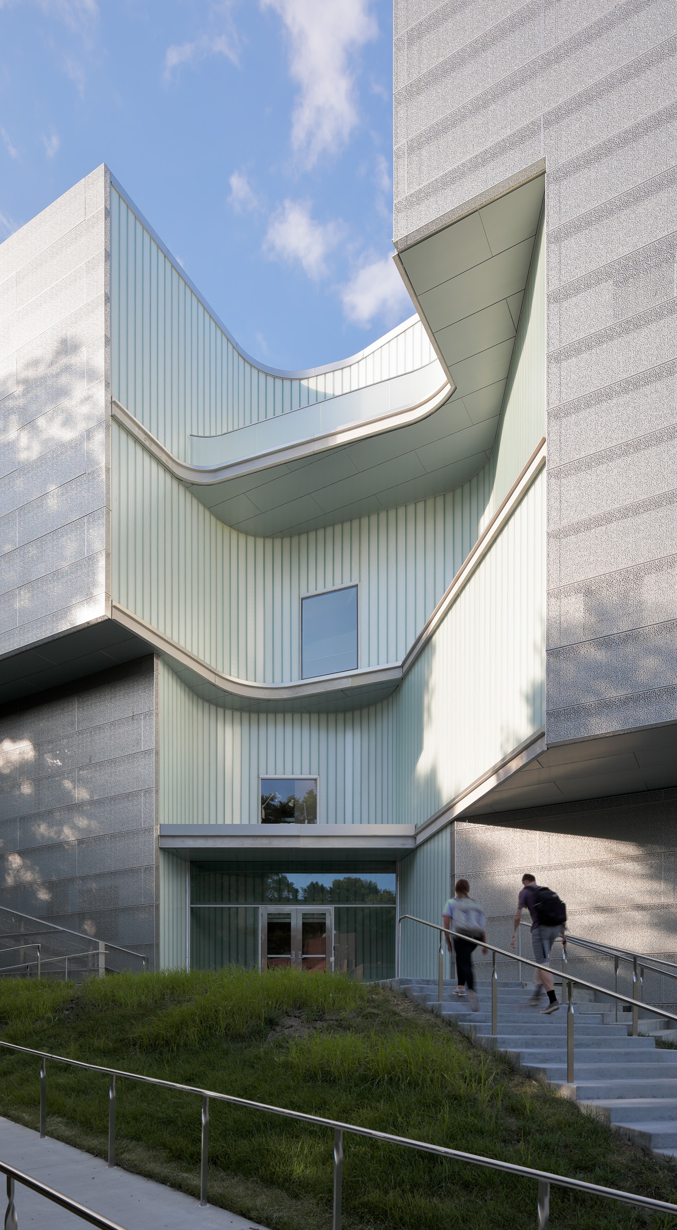 Gallery of Steven Holl's University of Iowa Visual Arts Building ...