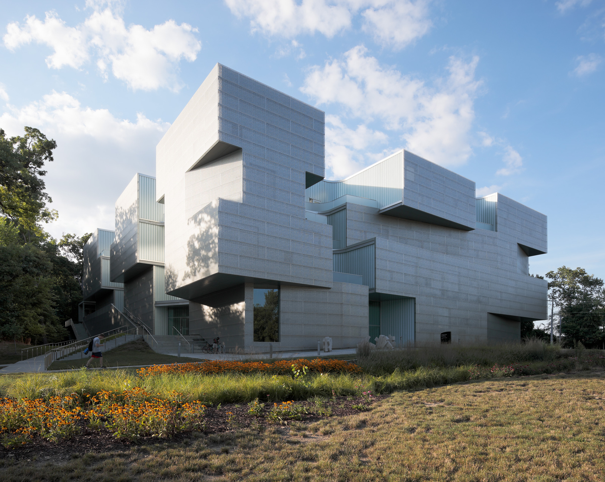 Gallery of Steven Holl's University of Iowa Visual Arts Building ...