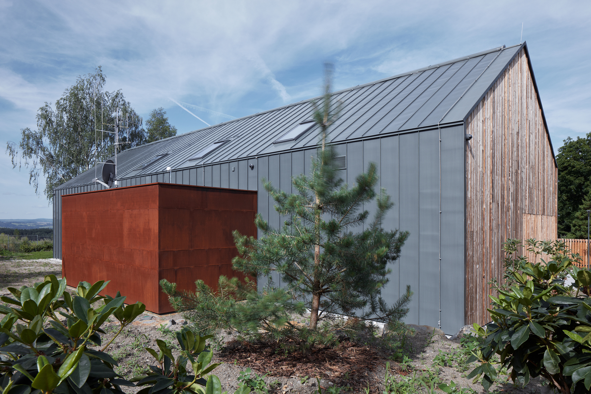 Gallery of ENGEL House / CMC architects - 34