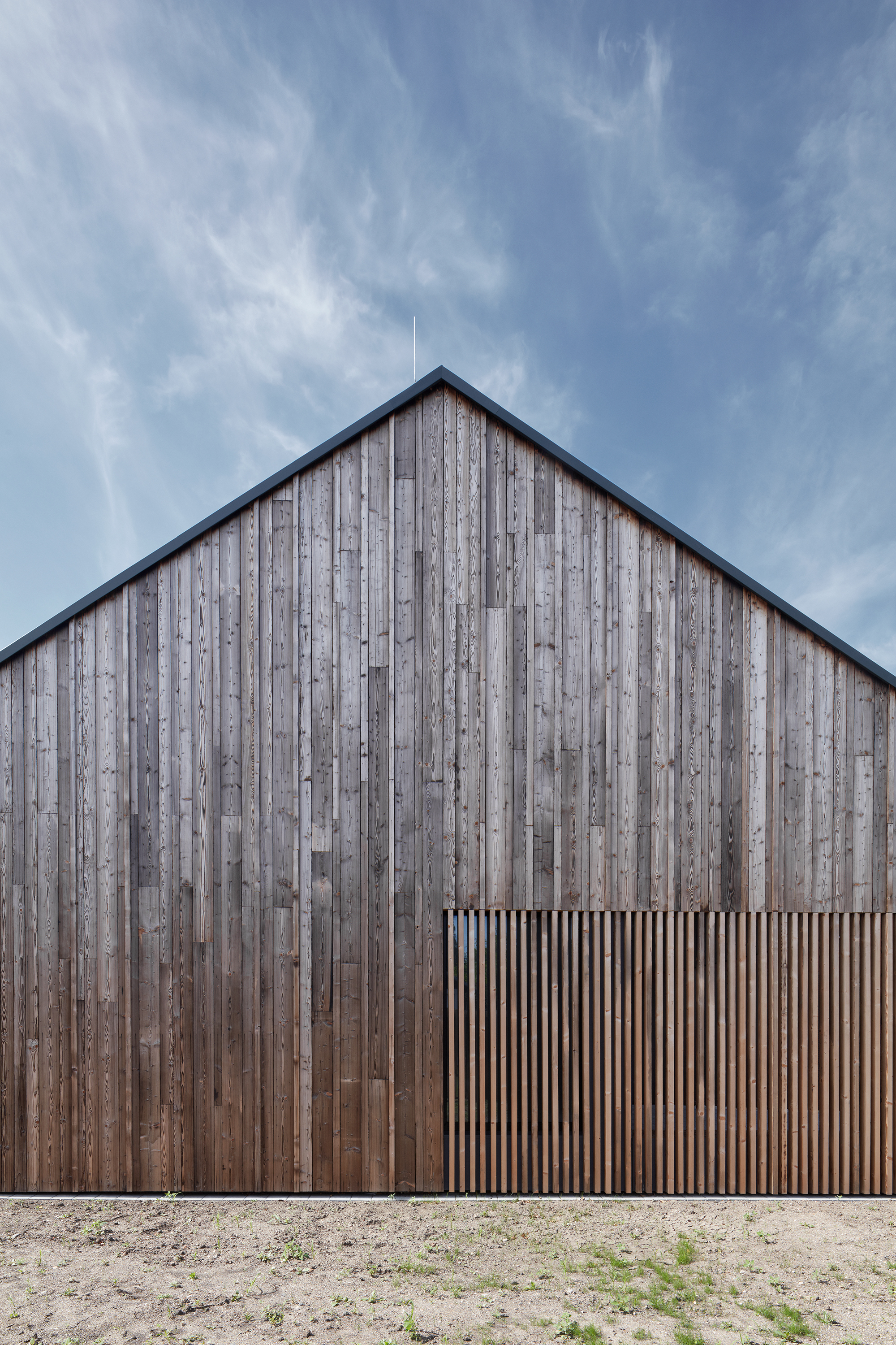 Gallery of ENGEL House / CMC architects - 25