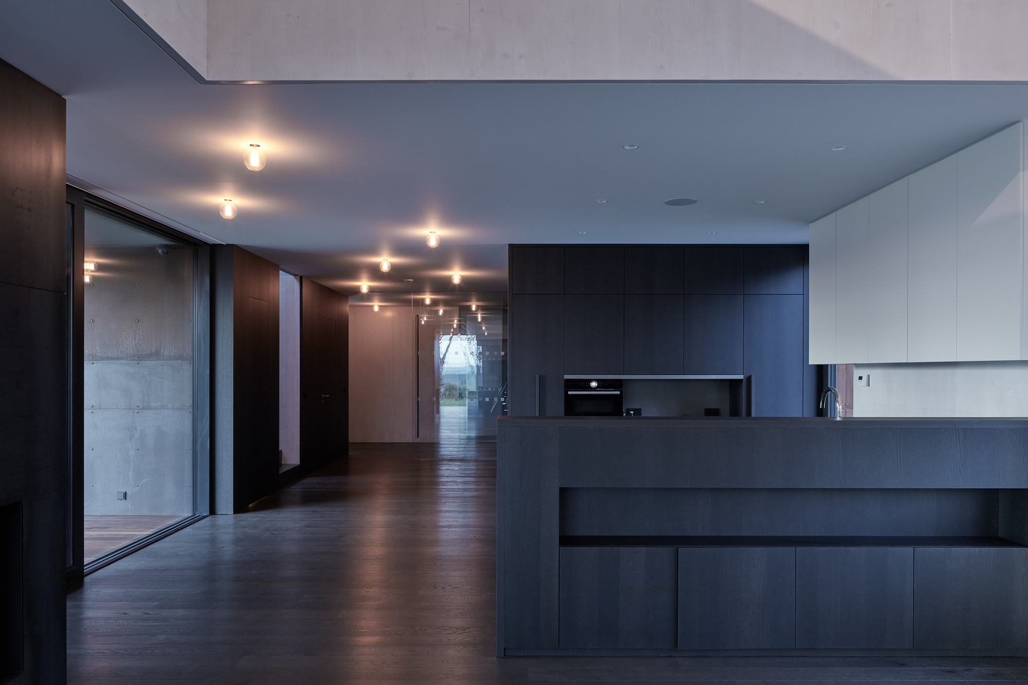 Gallery of ENGEL House / CMC architects - 11