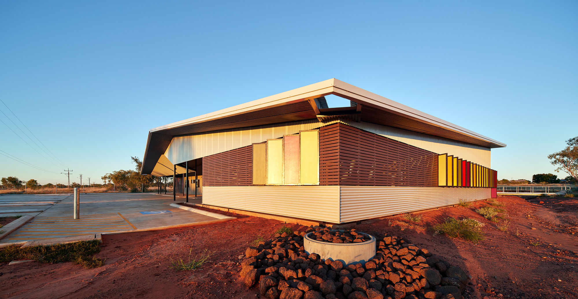 Gallery of Fitzroy Crossing Renal Hostel / iredale pedersen hook ...
