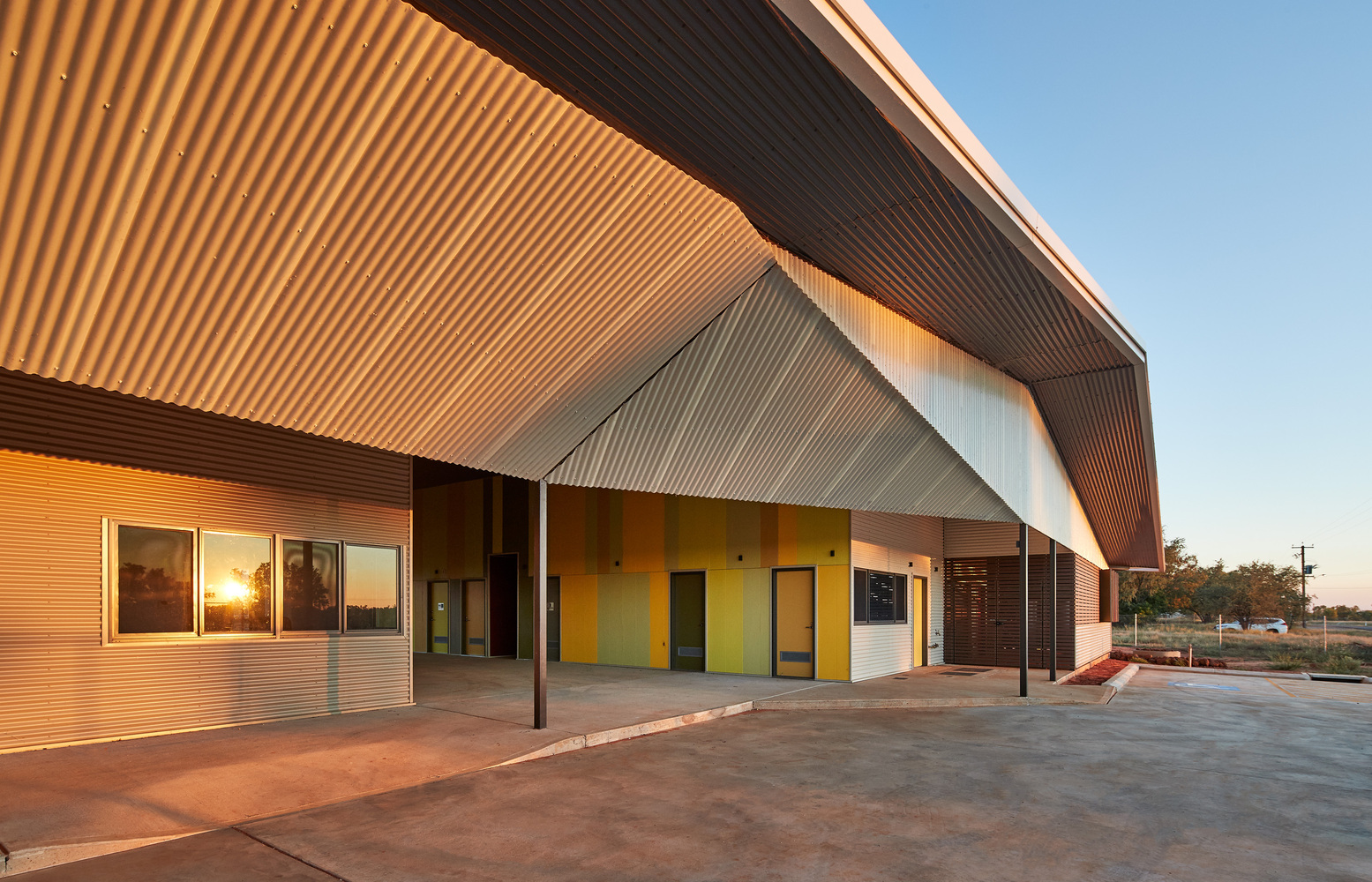 Gallery of Fitzroy Crossing Renal Hostel / iredale pedersen hook ...