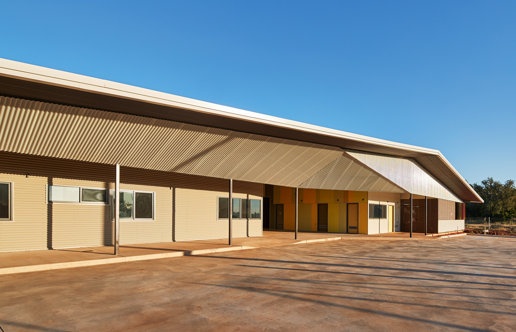 Gallery of Fitzroy Crossing Renal Hostel / iredale pedersen hook ...