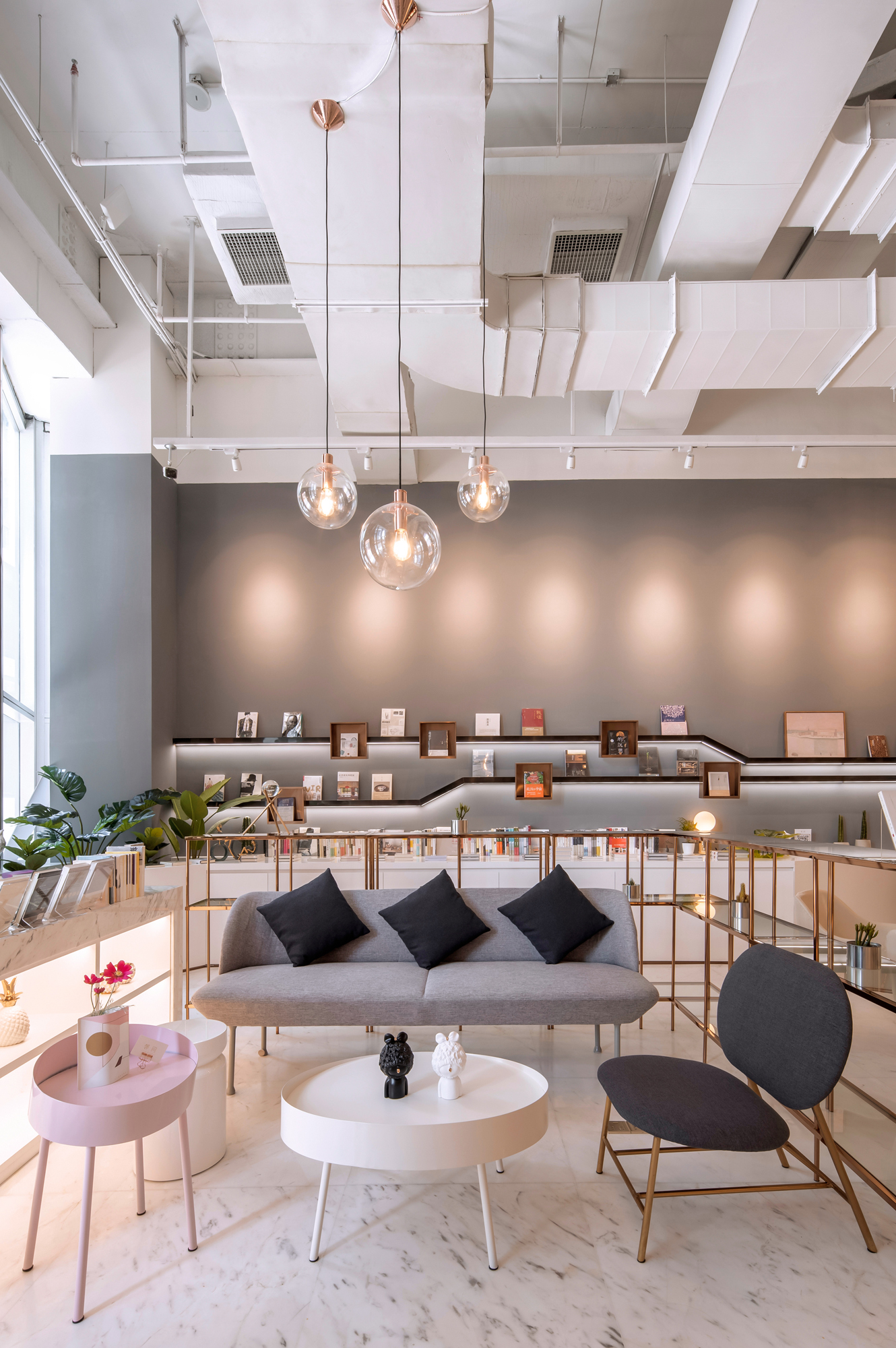 Gallery of Lingers Book Bar / Hejidesign - 16