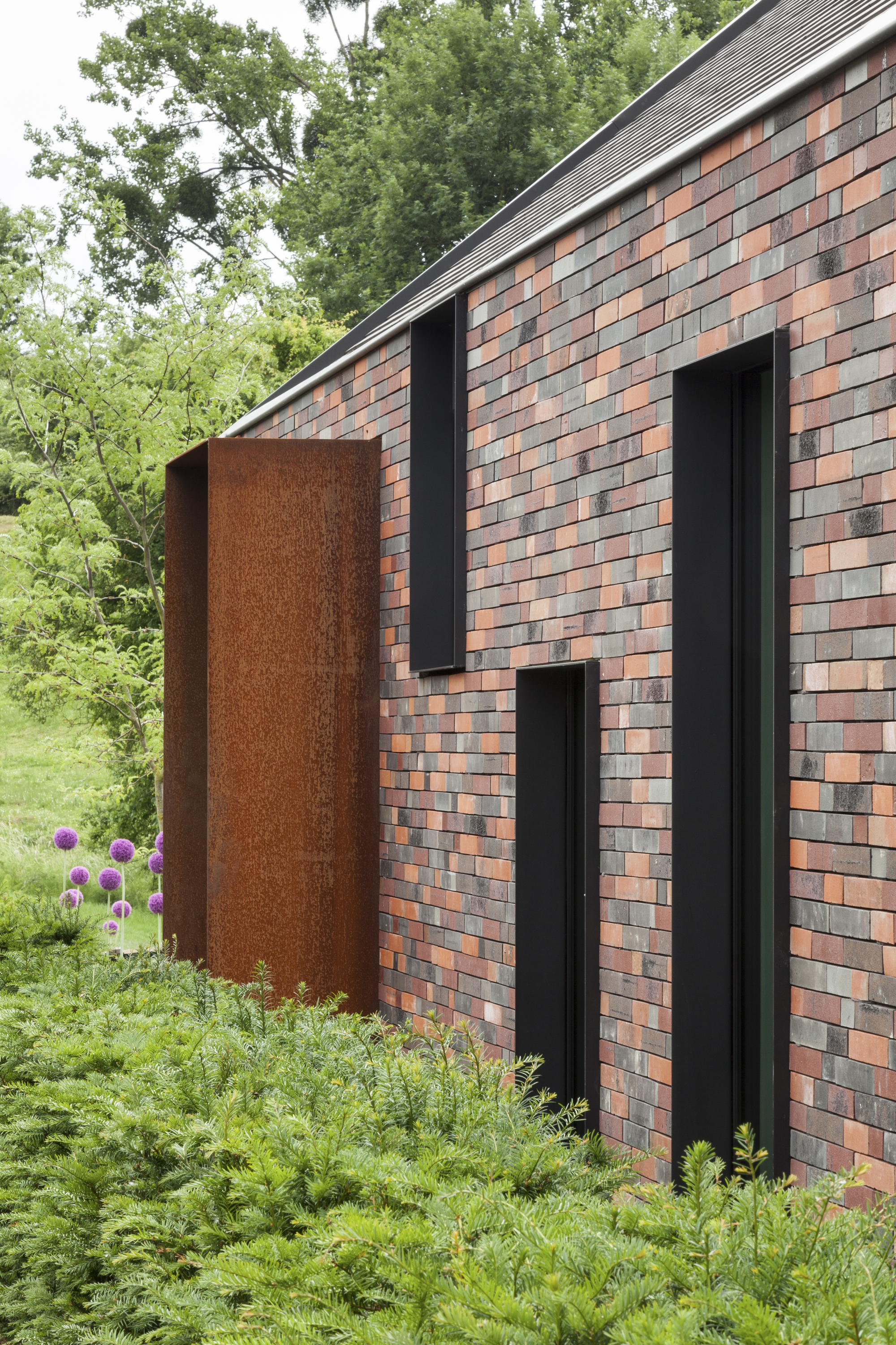 Gallery of H-Shaped House with Office / sam architects - 6