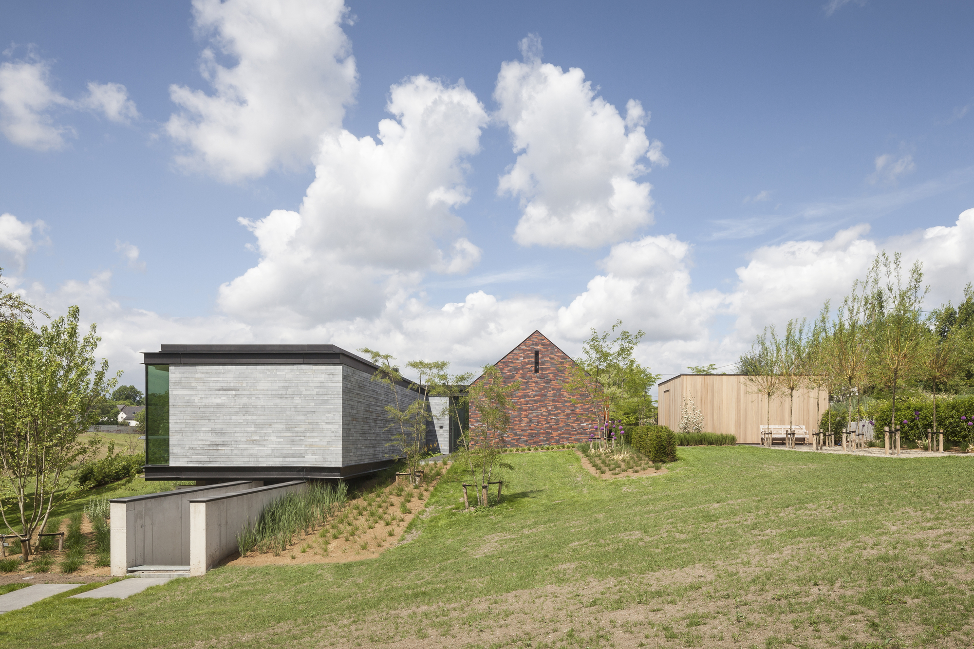 Gallery of H-Shaped House with Office / sam architects - 27