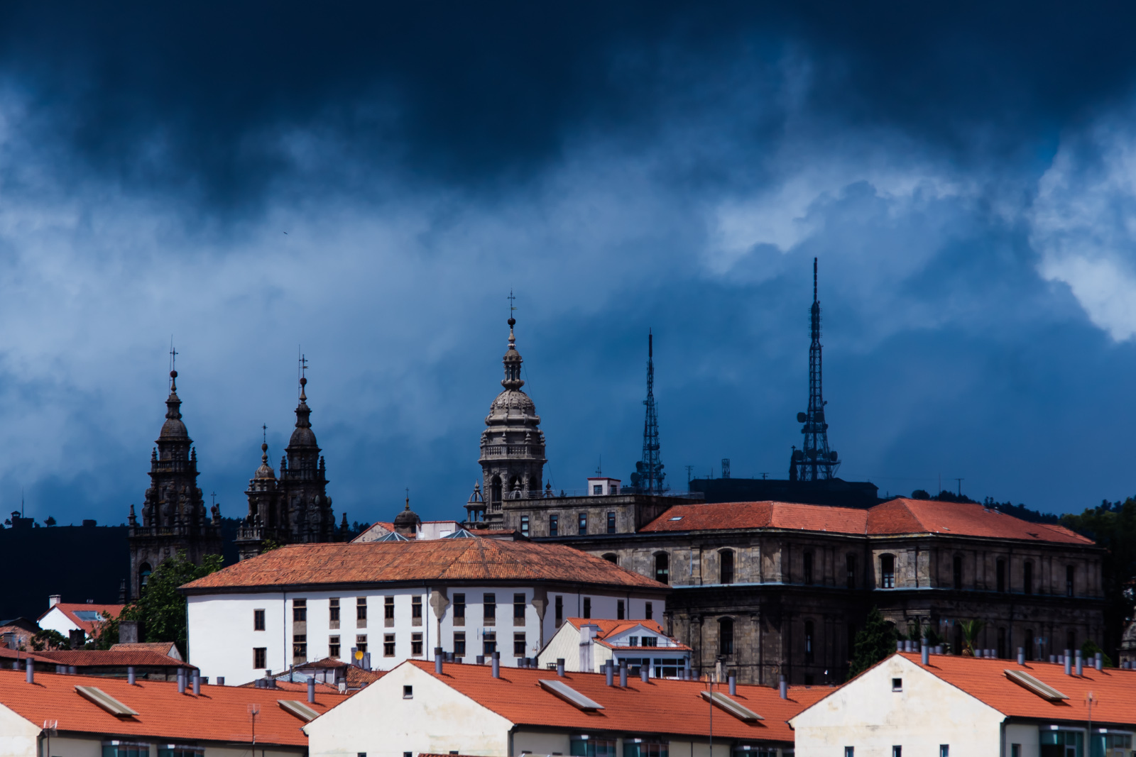 Gallery of Galicia Publishes a Guide to Colors and Materials Of Its ...