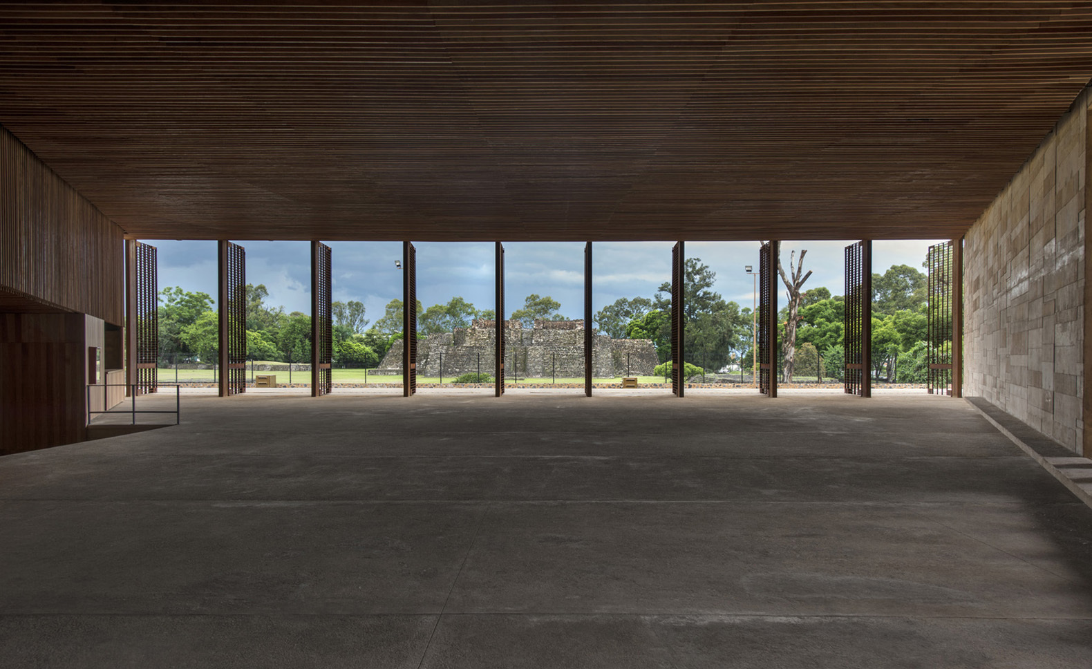 Galería de Centro Cultural Teopanzolco / Isaac Broid + PRODUCTORA - 23