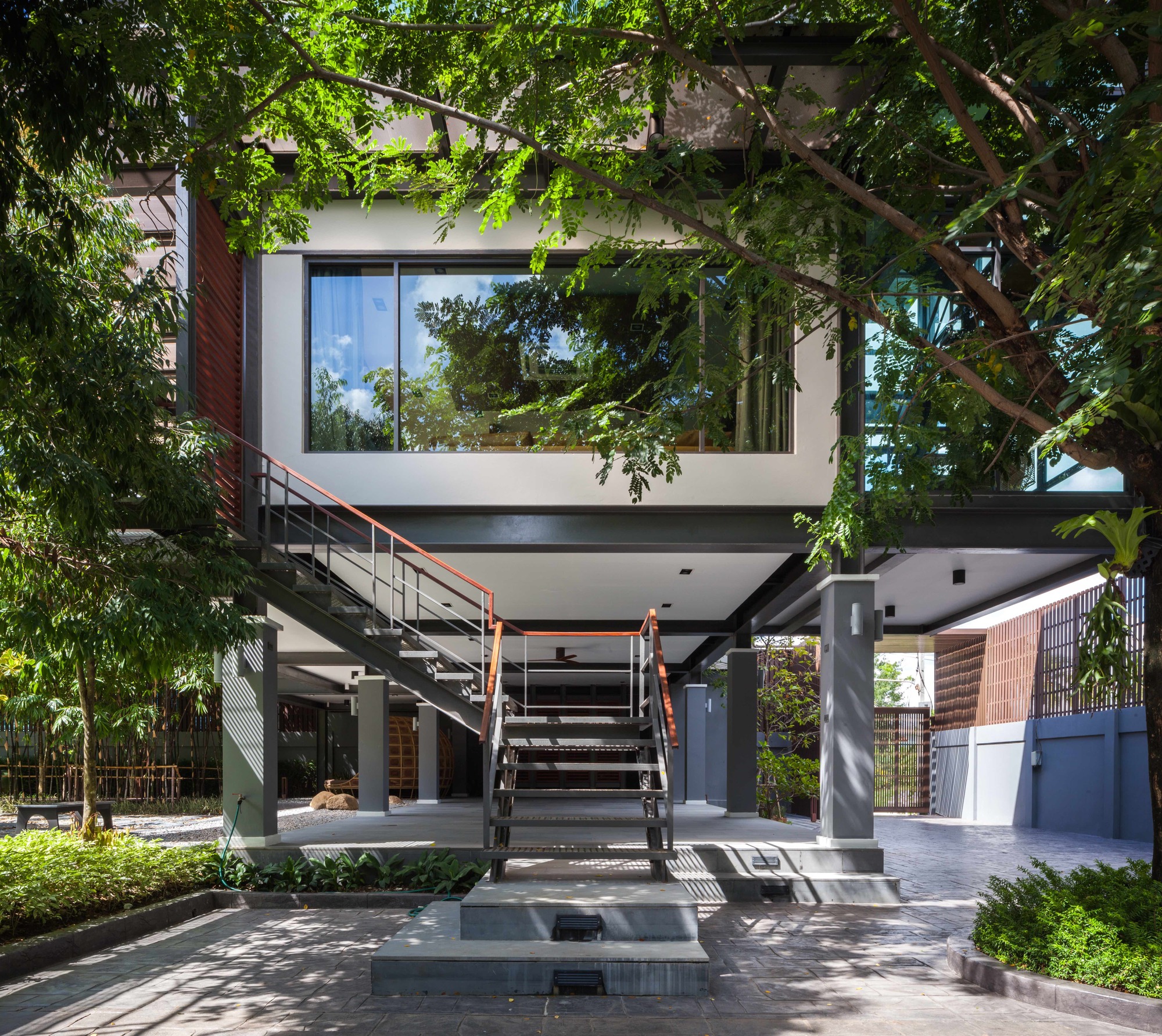 Gallery of SALA Zen / Volume Matrix studio - 24