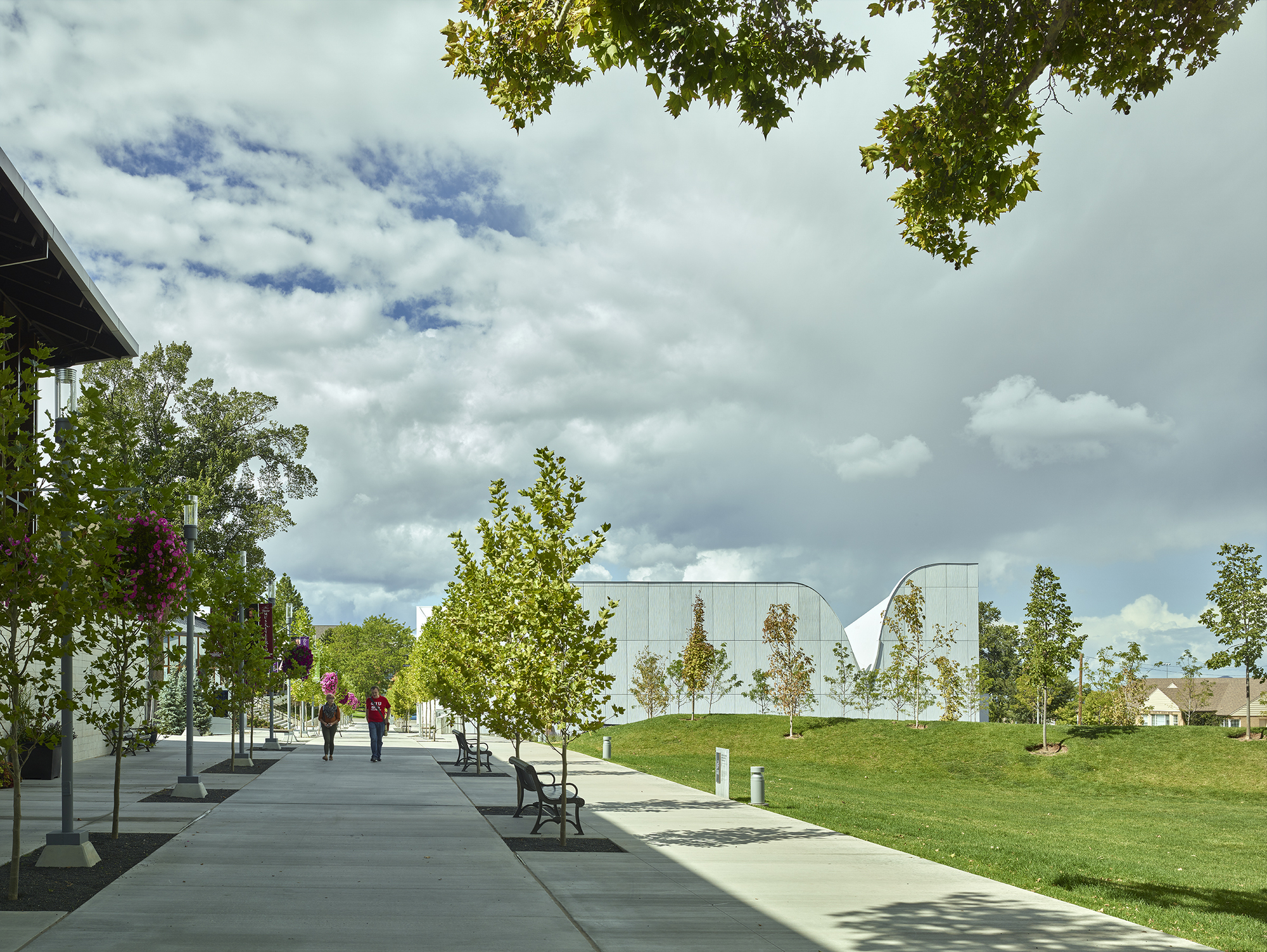 Gallery of Sorenson Center For The Arts / Brooks + Scarpa Architects - 12