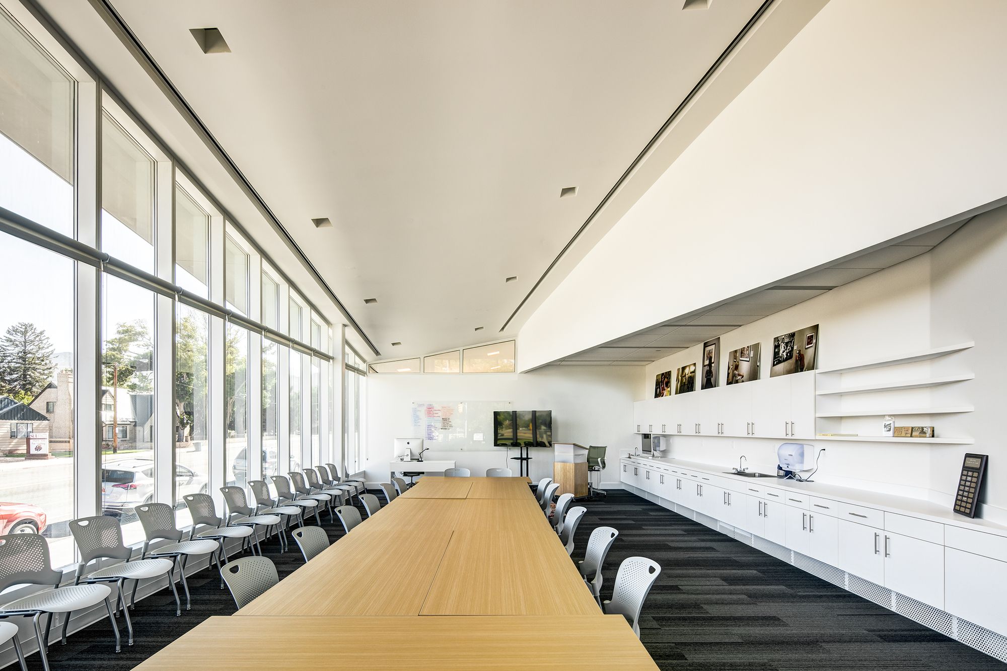 Gallery of Sorenson Center For The Arts / Brooks + Scarpa Architects - 15