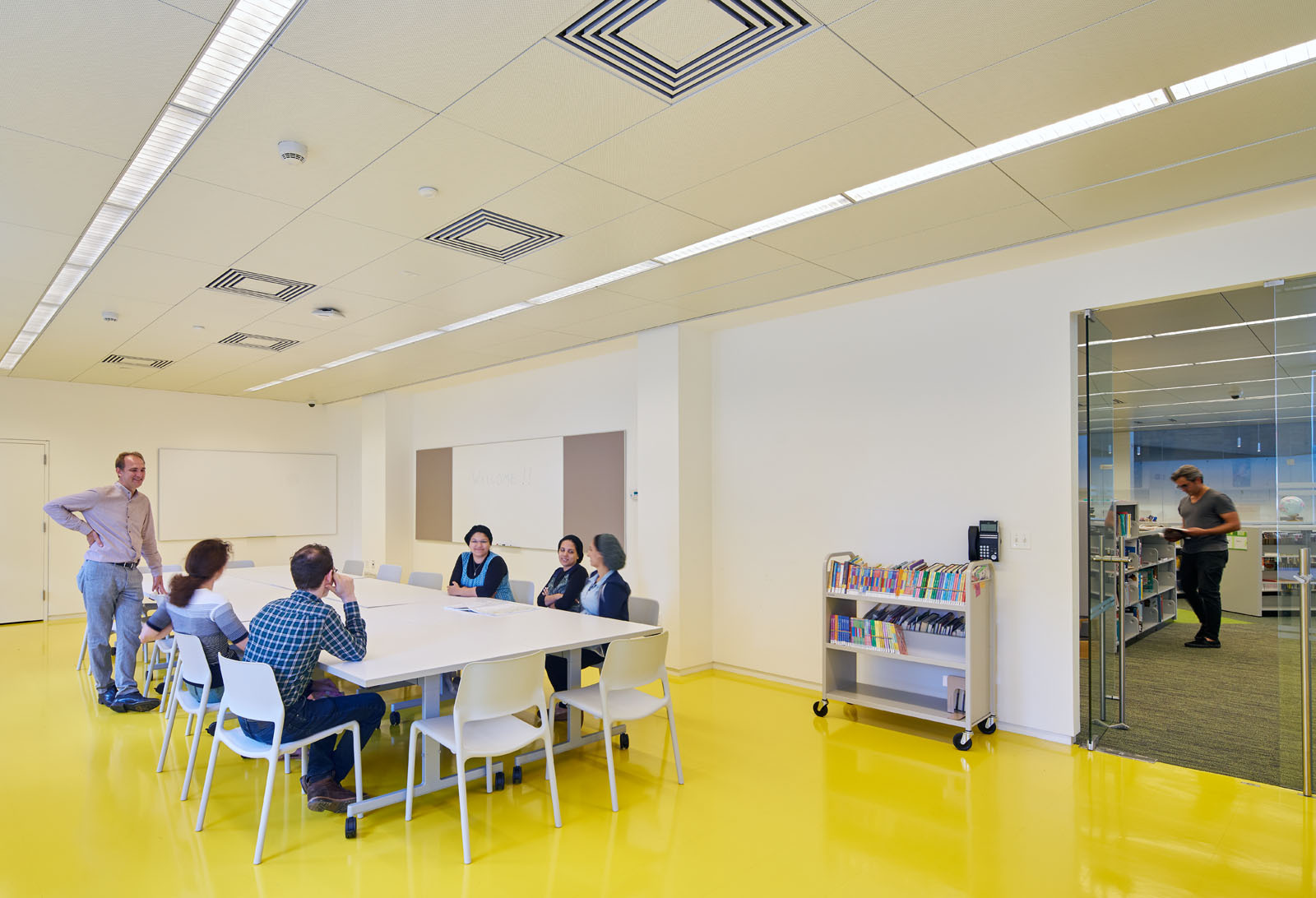 Gallery of Kew Gardens Hills Library / WORKac - 6