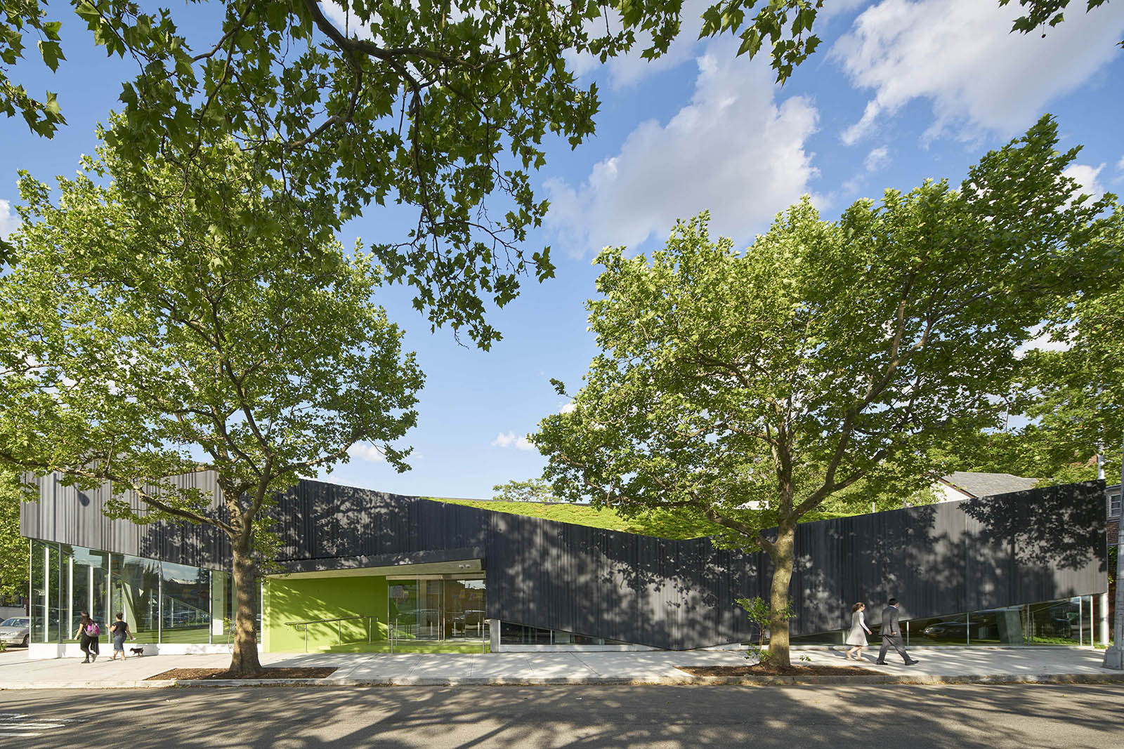 Gallery of Kew Gardens Hills Library / WORKac - 18