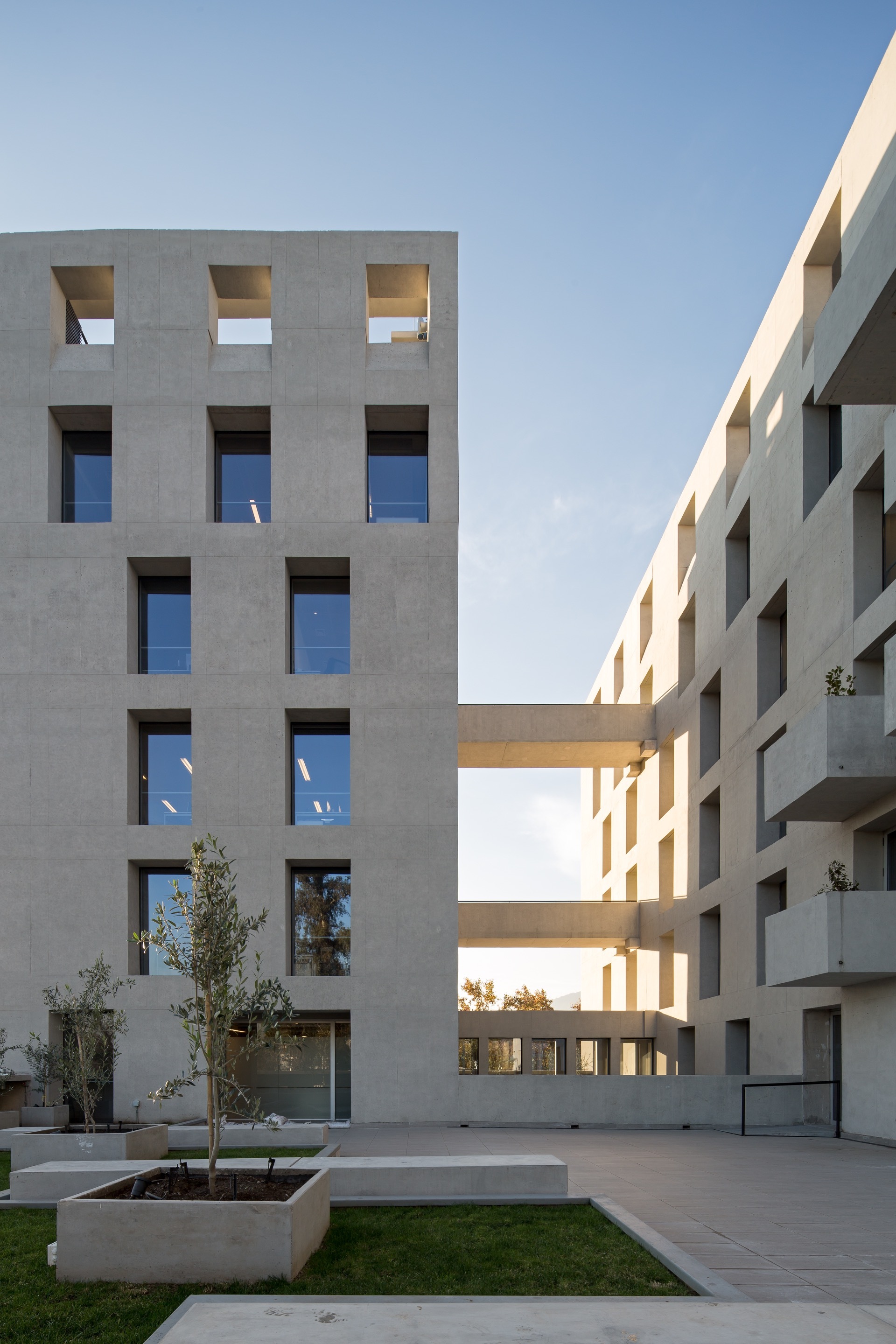 Gallery of Municipalidad Lo Barnechea / Gonzalo Mardones V Arquitectos - 11