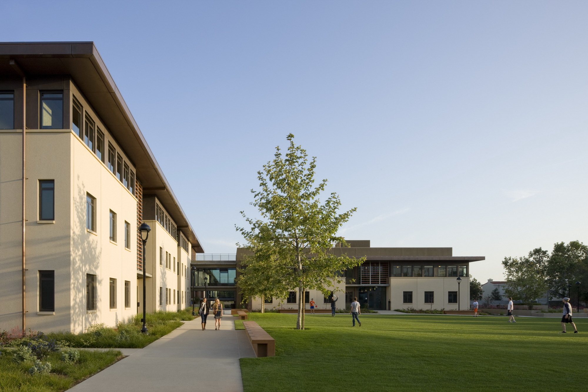 Gallery of Pomona College Student Housing / Ehrlich Yanai Rhee Chaney ...