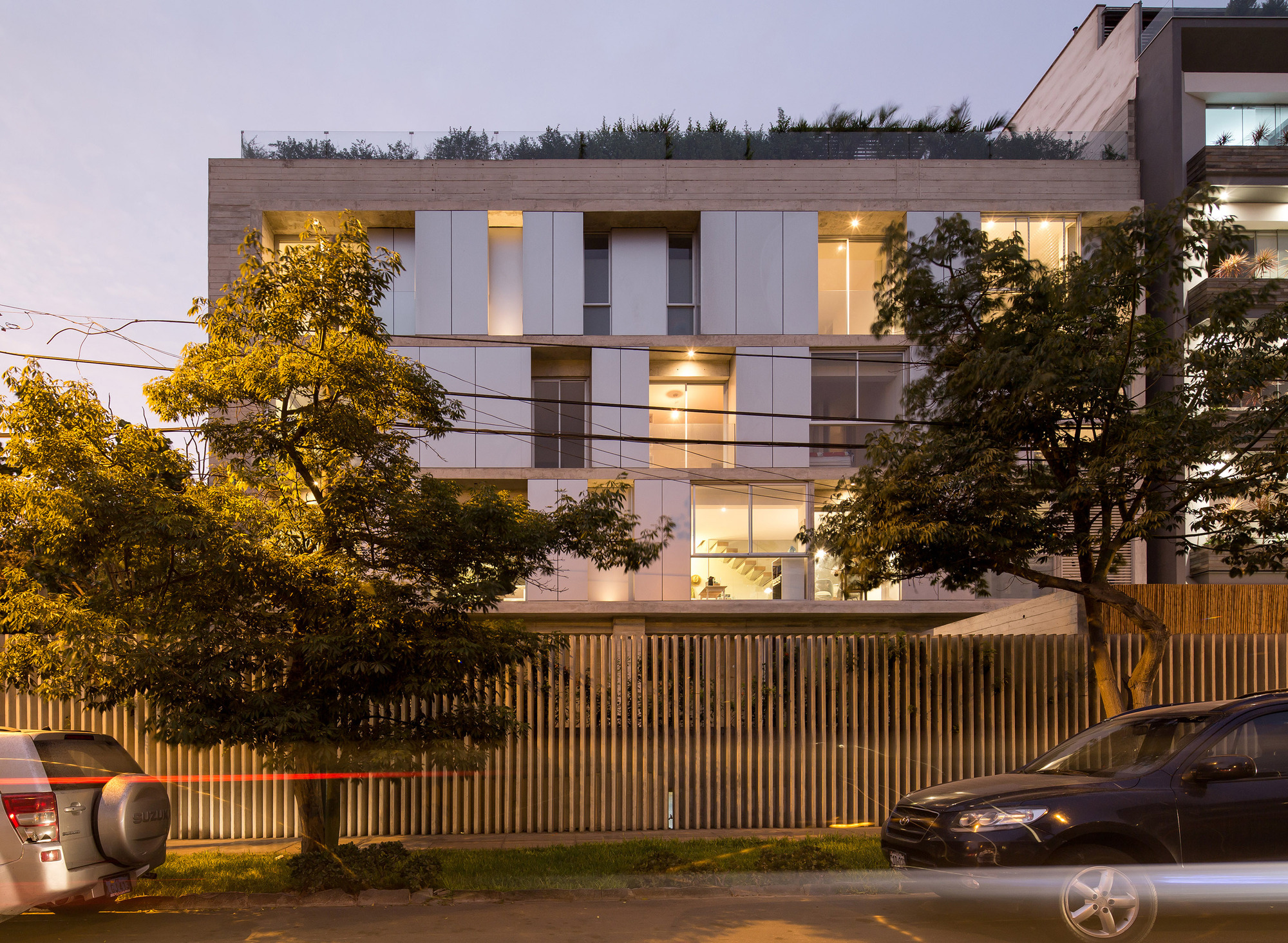 Galería de Edificio MG / BARCLAY&CROUSSE Architecture - 2