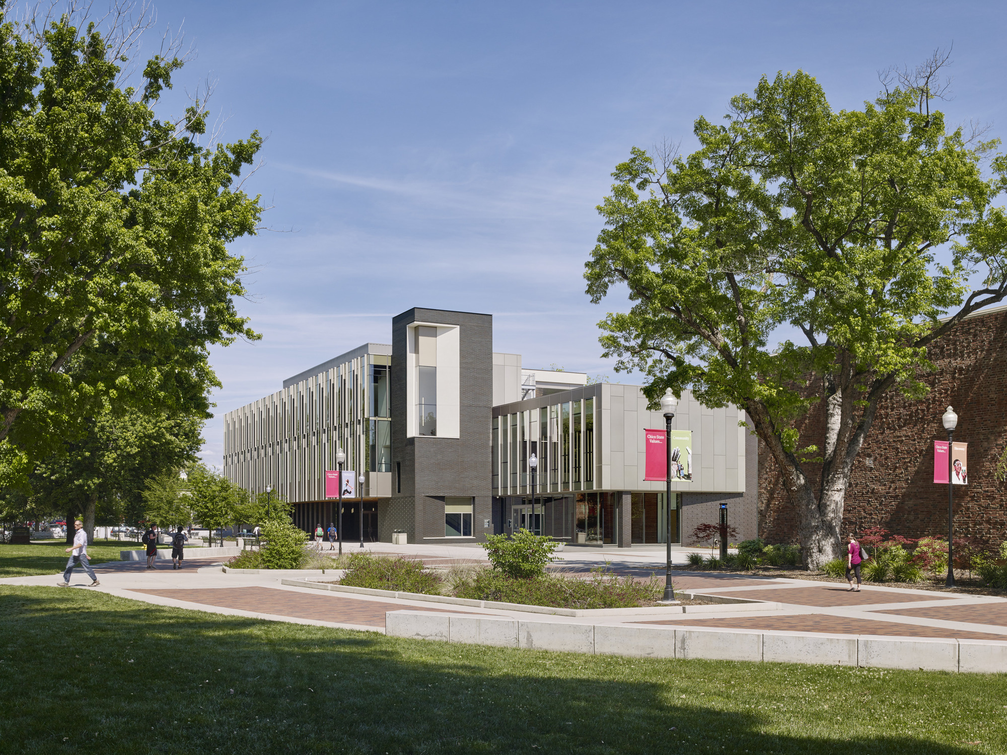 Gallery of Chico State Arts & Humanities Building / WRNS Studio - 6