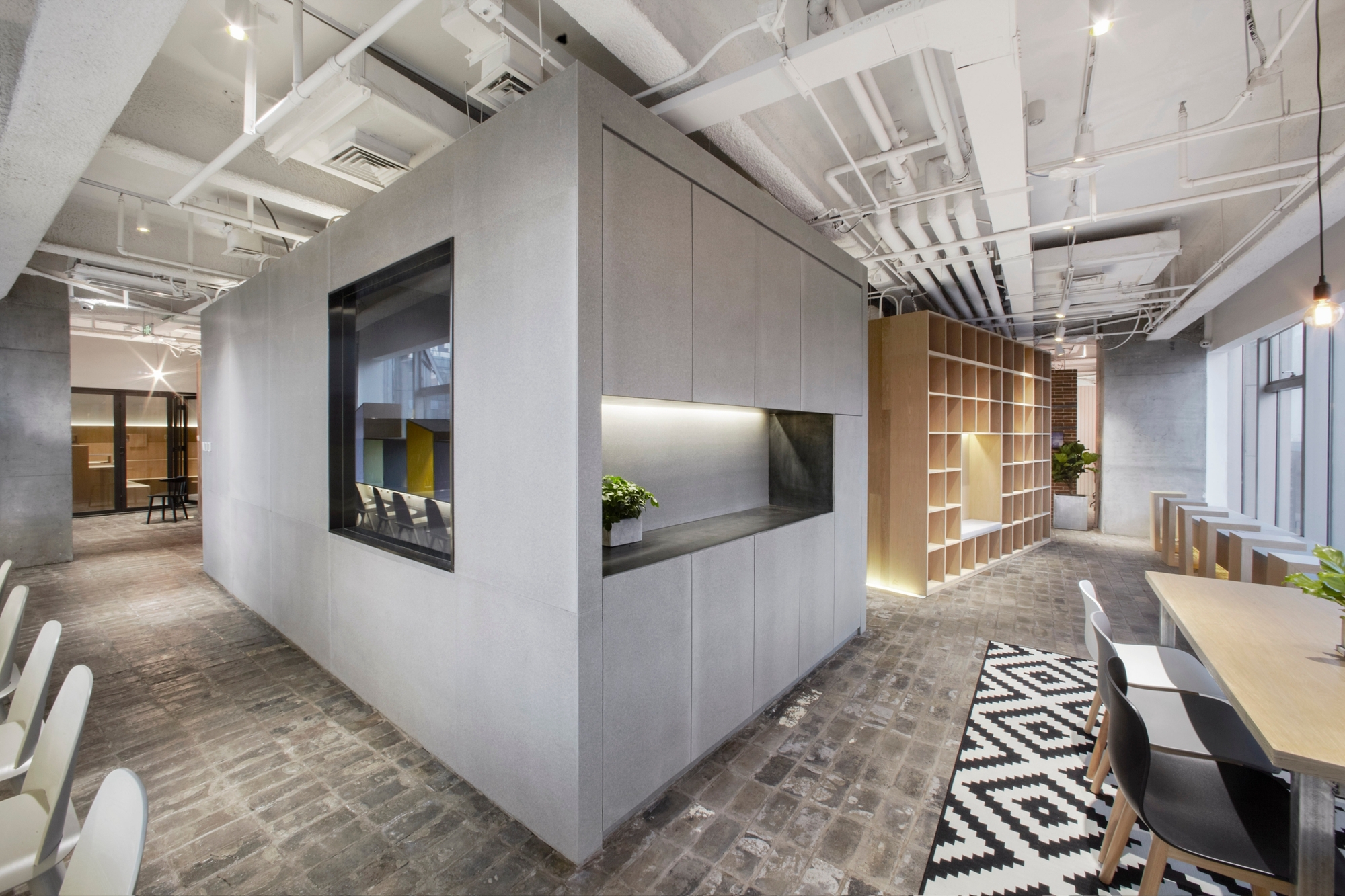 Gallery of Elite English Training School / B.L.U.E. Architecture Studio - 9