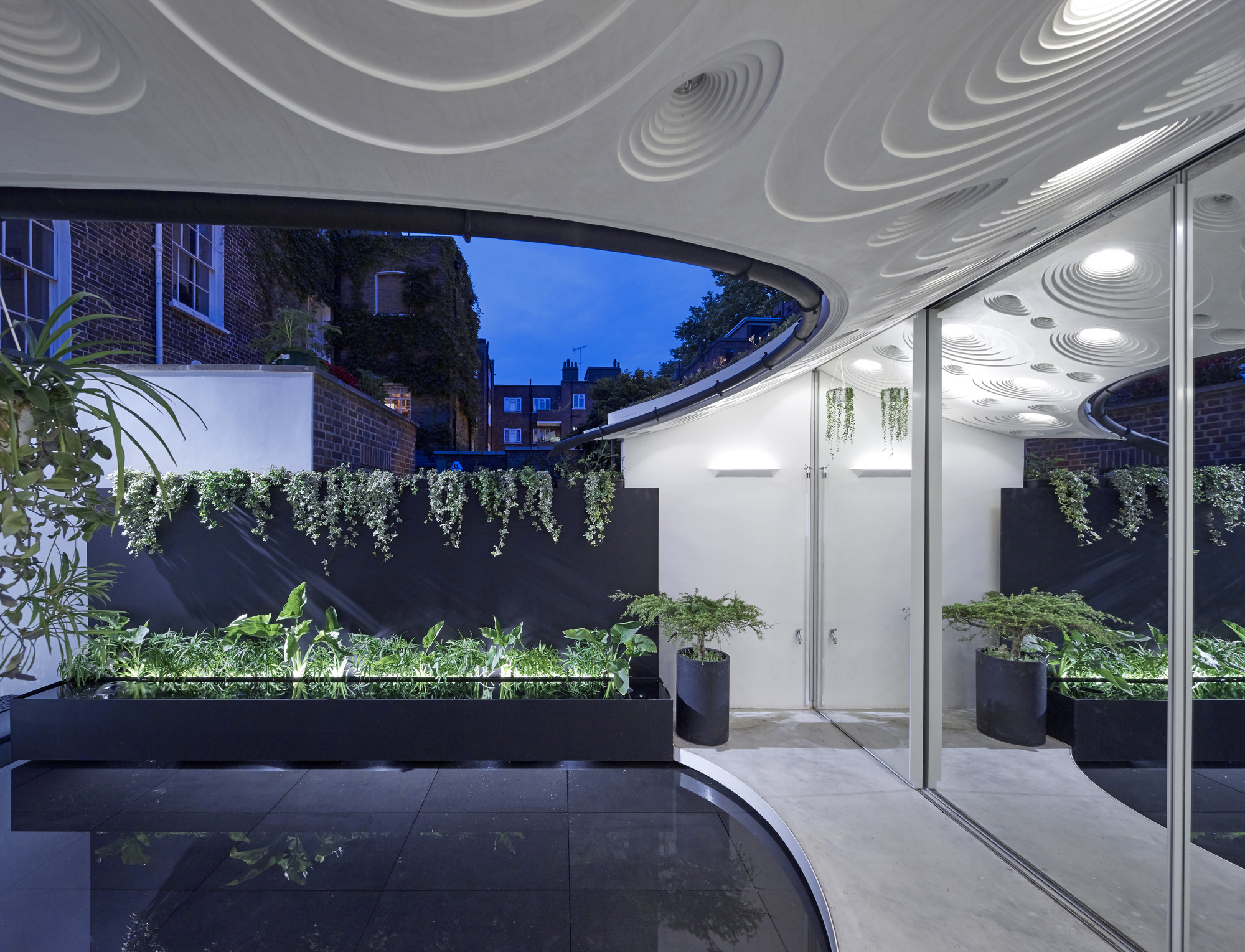 Gallery of Sun Rain Room / Tonkin Liu - 32