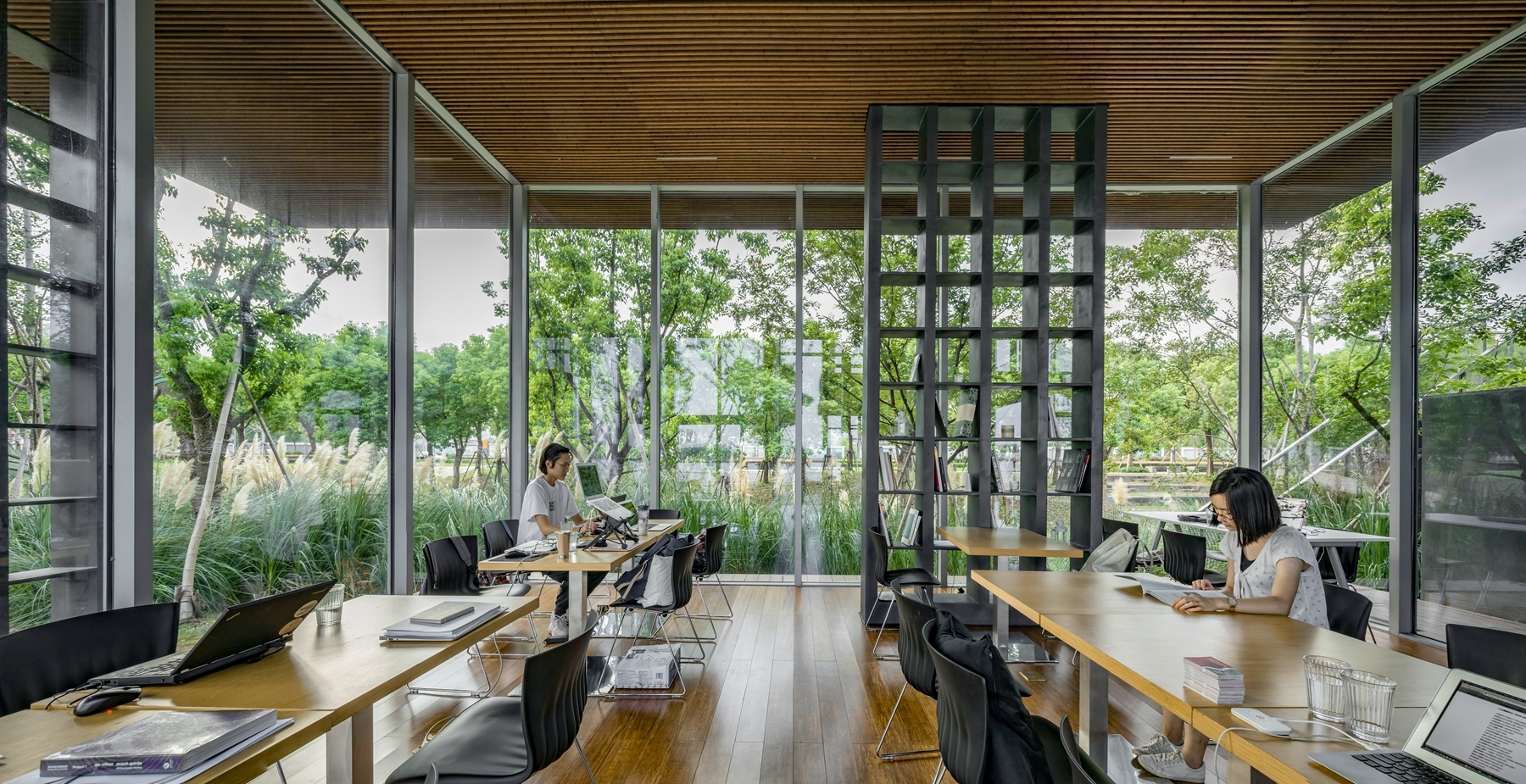 Gallery of Lattice Book House / Scenic Architecture Office - 10